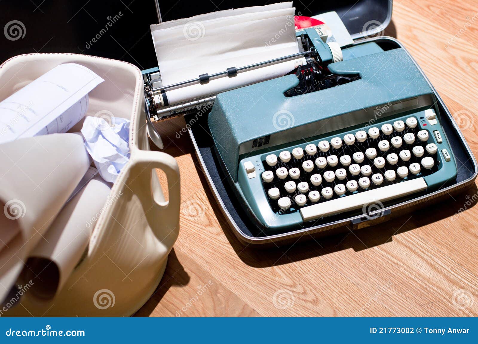 Retro Typewriter stock photo. Image of space, classic - 21773002