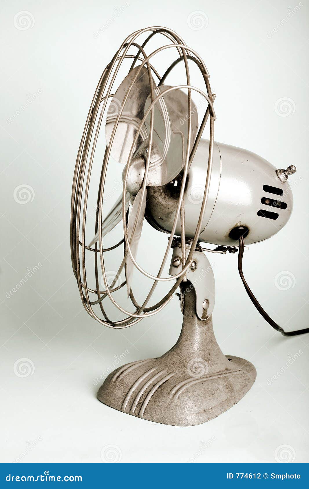 Retro ventilator stock foto. Image of bladen, blauw, besnoeiing - 774612