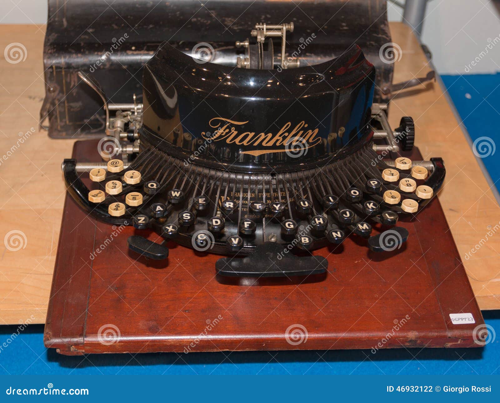 Retro Vintage Typewriter Front View Editorial Photography - Image of ...