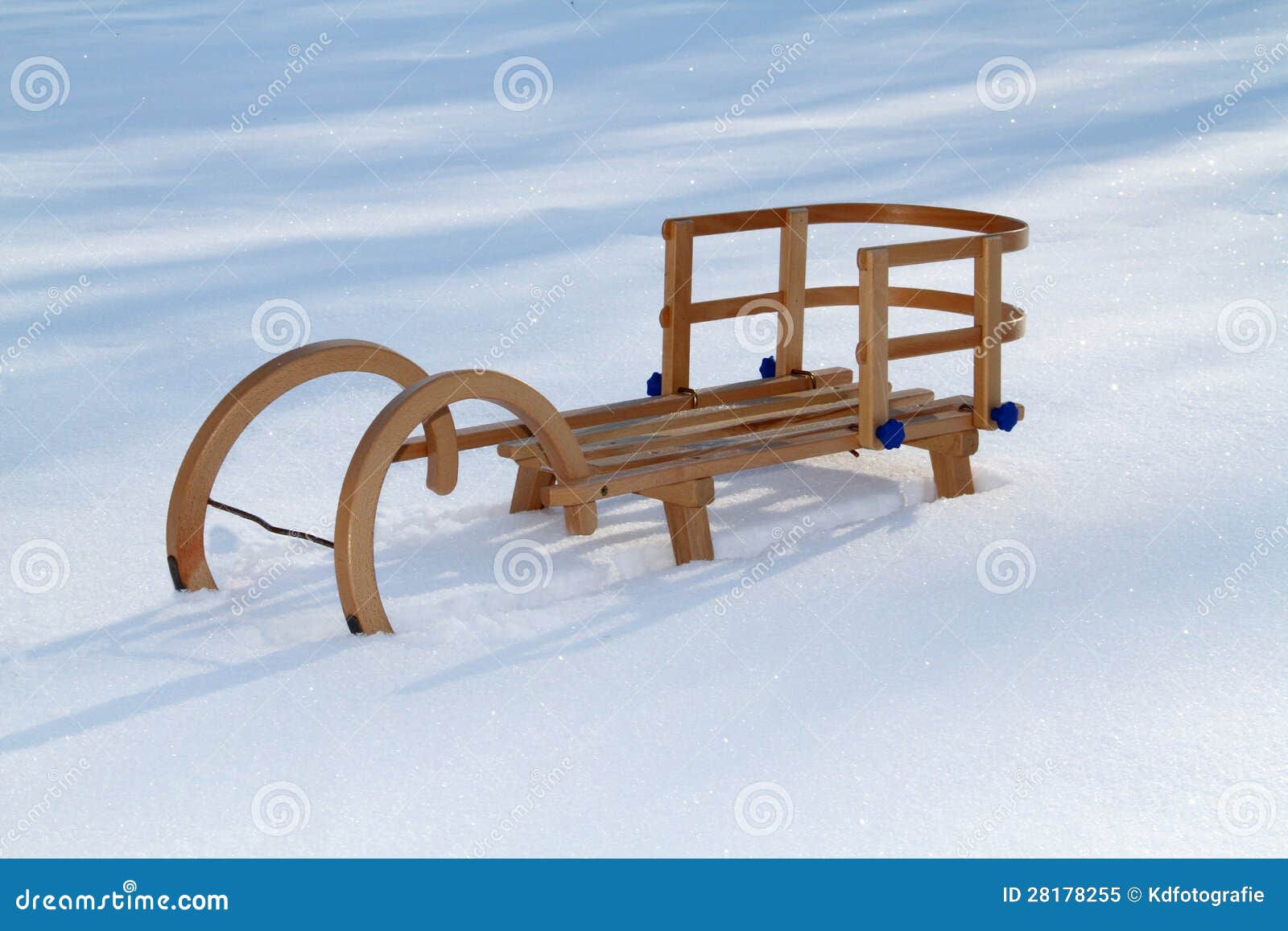 Retro Wooden Sledge in Snow Stock Image - Image of cold, wintry: 28178255