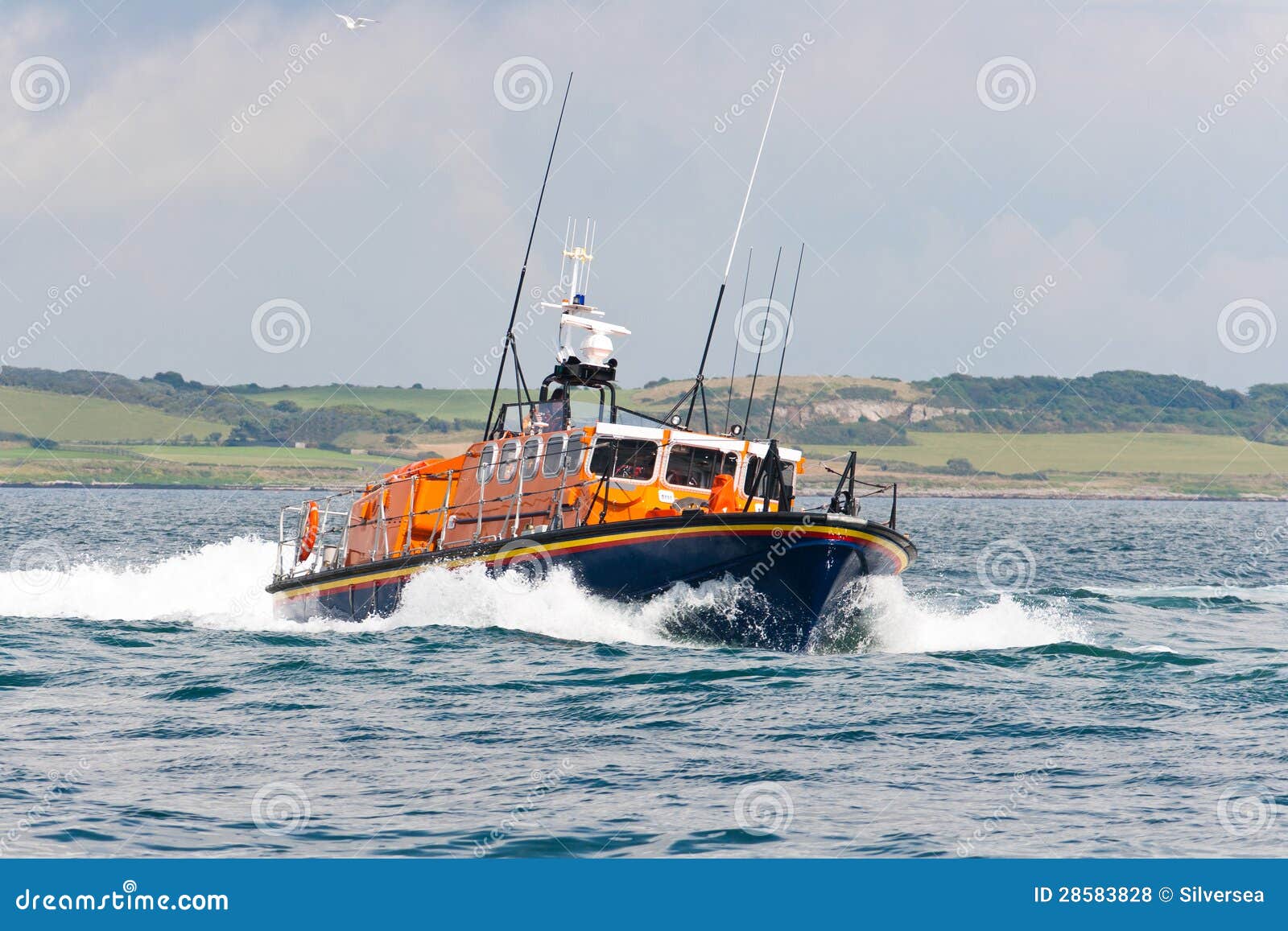 Rettungsboot in Der Aktion in Meer Stockfoto - Bild von held, blau ...