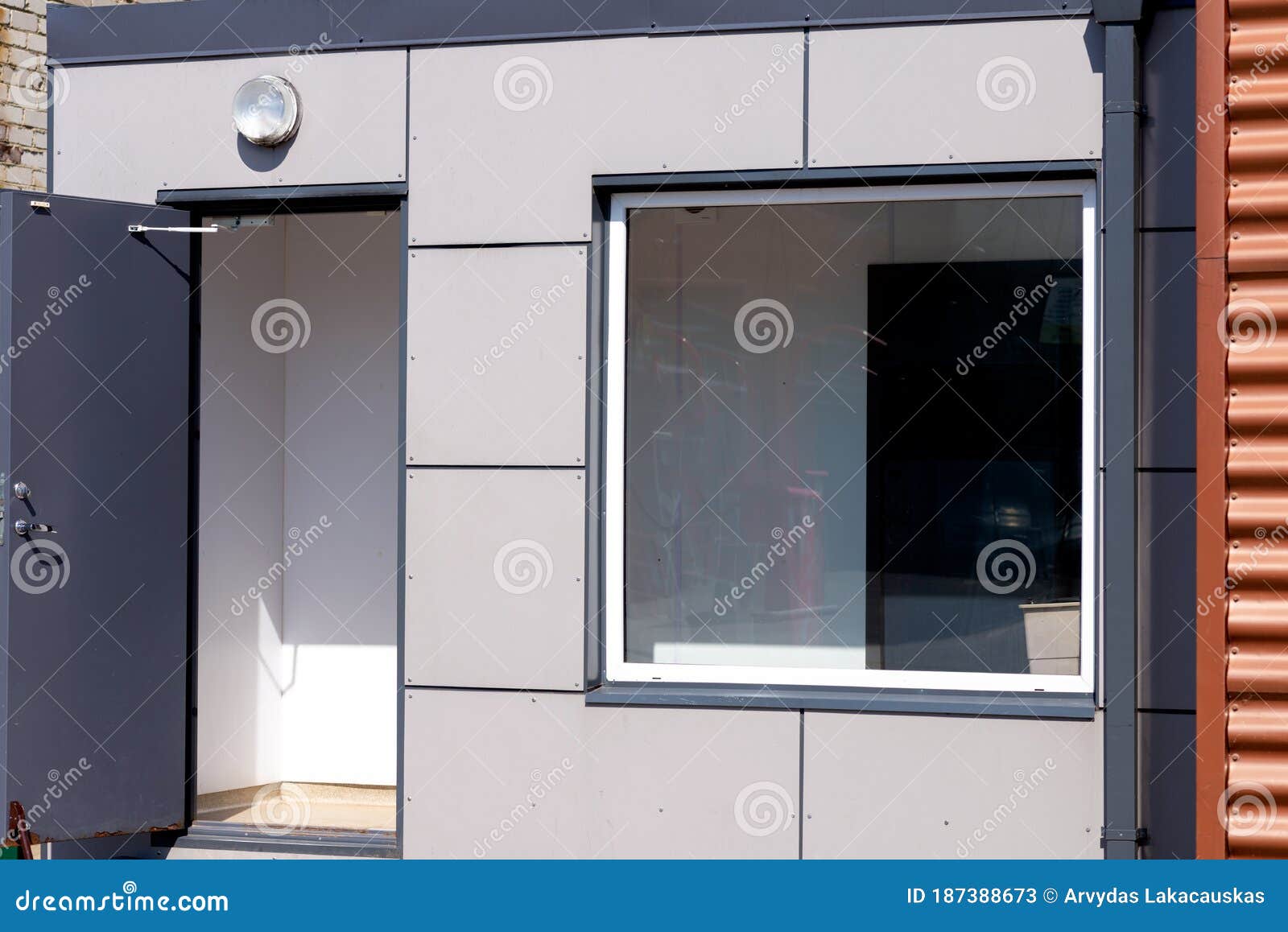 Return and Earn Public Return Point for Recycling of Empty Cans ...