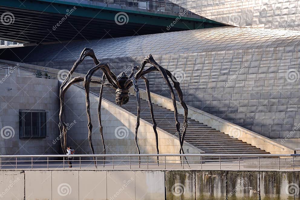 Reuze Spin redactionele stock afbeelding. Image of hemel - 29396849