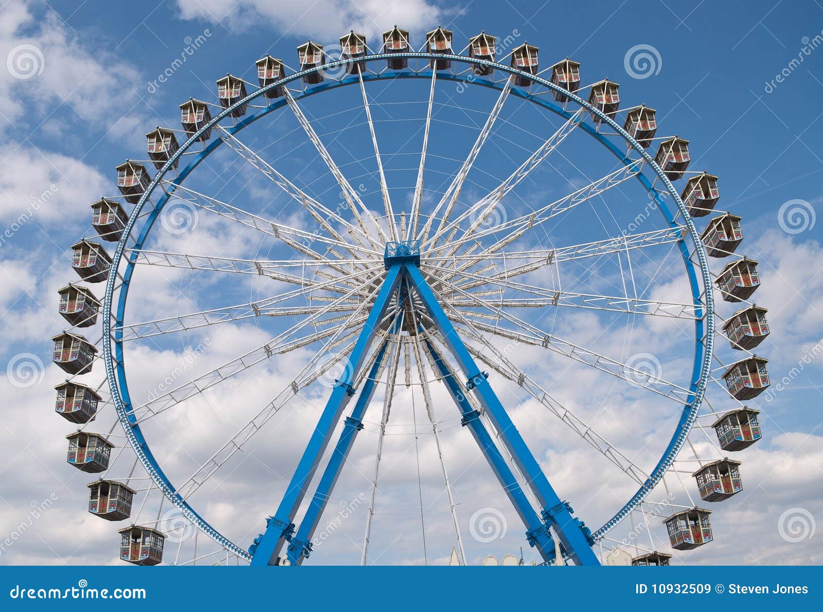 Reuzenrad redactionele stock afbeelding. Image of vermaak - 10932509