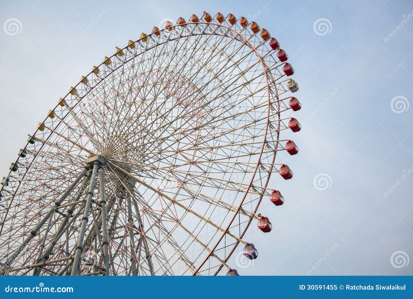Reuzenrad stock afbeelding. Image of baai, osaka, cirkel - 30591455