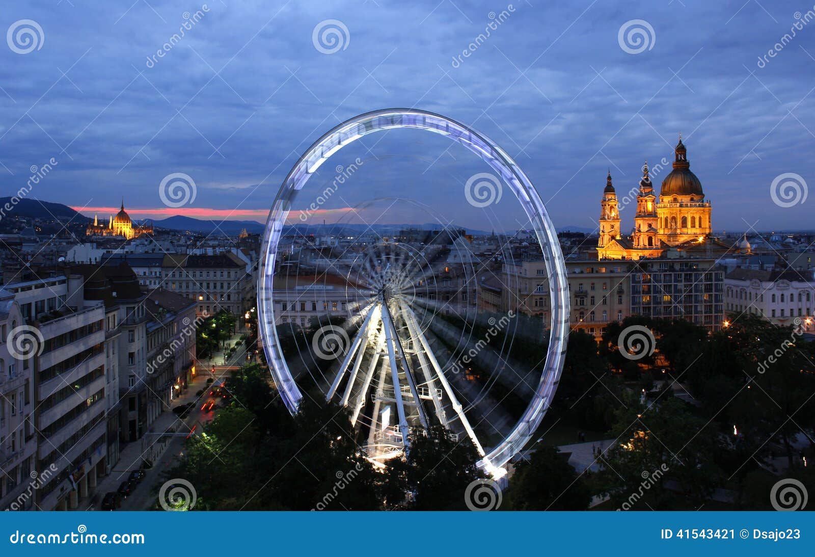 Reuzenrad in Boedapest redactionele foto. Image of panorama - 41543421