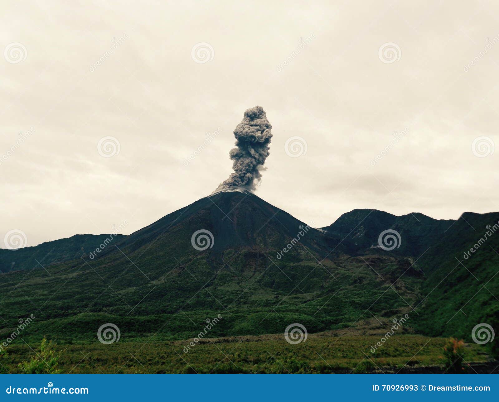 The Reventador Volcano Under Activity Stock Image - Image of activity ...