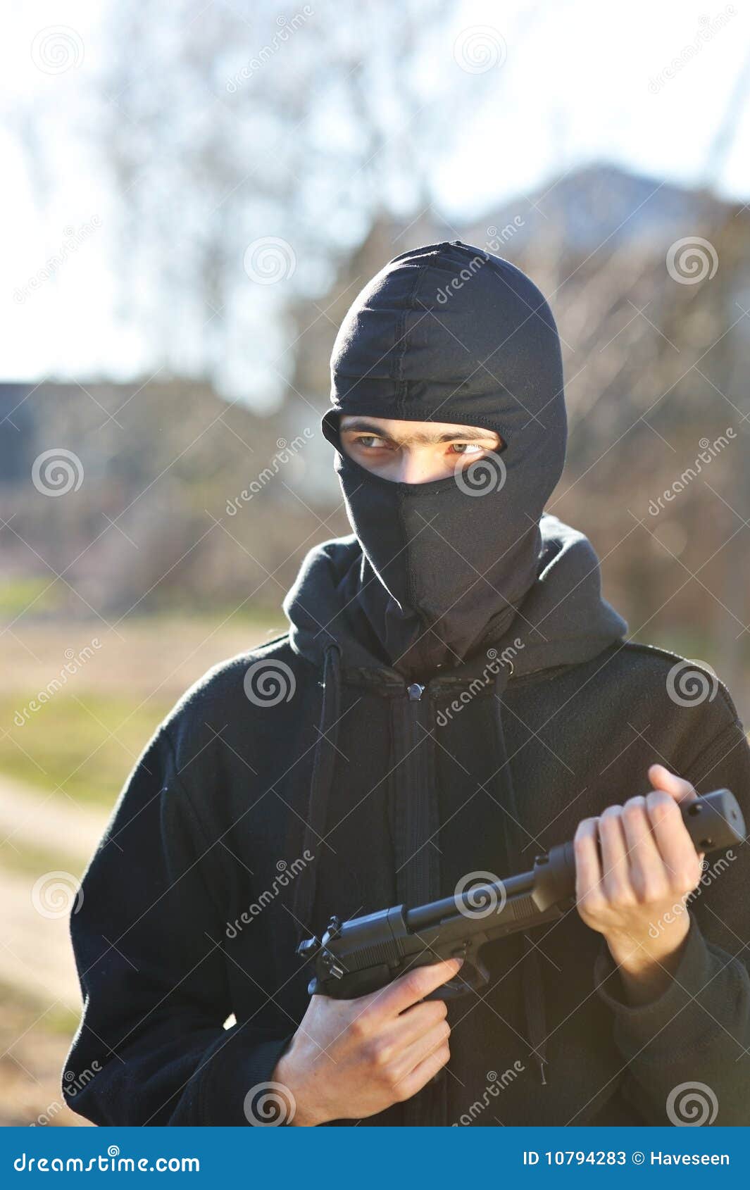 Revolverman fotografering för bildbyråer. Bild av svart - 10794283