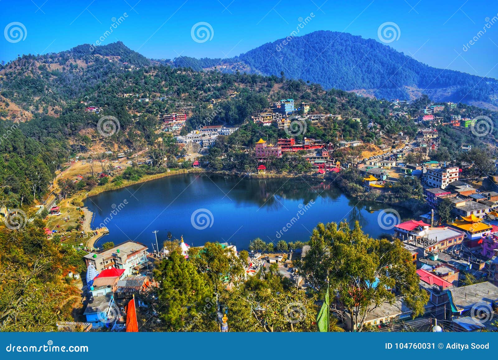 Rewalsar-lakh stockbild. Bild von - 104760031