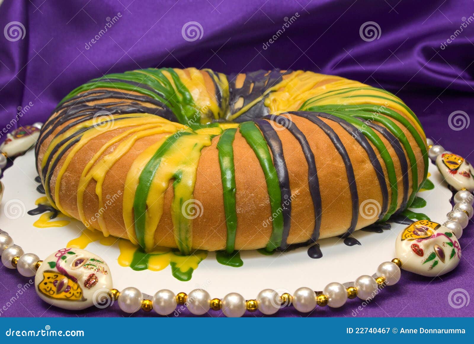 Rey Cake del carnaval imagen de archivo. Imagen de pasteles - 22740467