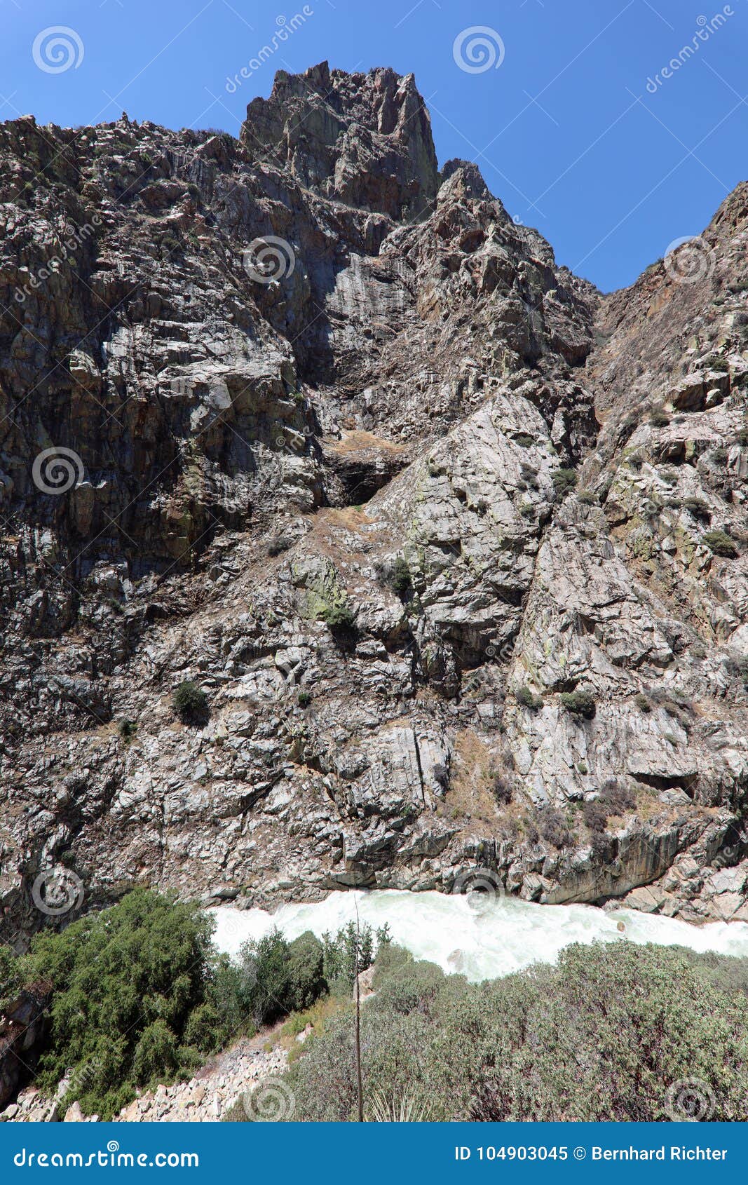 Reyes River Canyon En Reyes Canyon Y El Parque Nacional De Sequioa ...