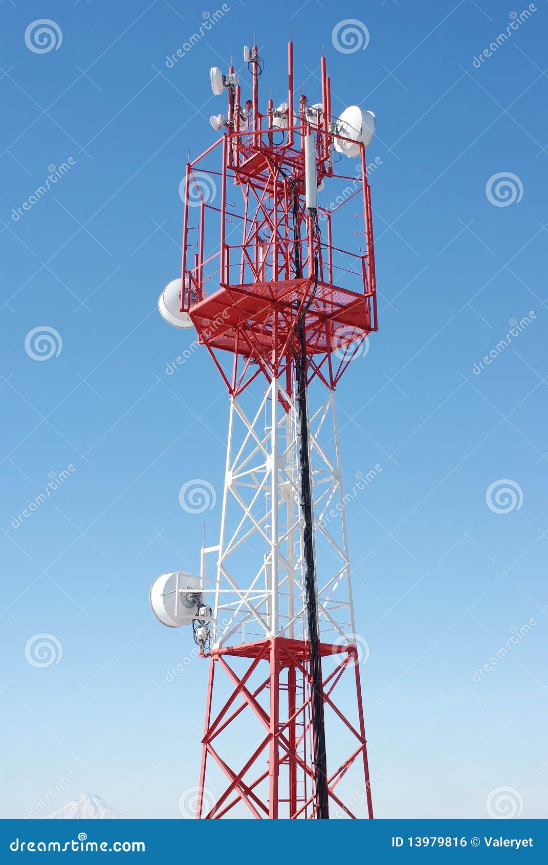RF-Torre foto de stock. Imagem de painel, torre, wireless - 13979816
