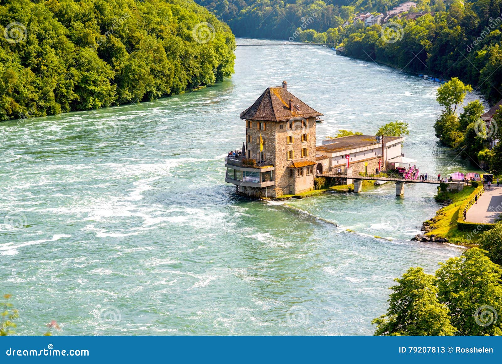 Rhein-Fluss in der Schweiz stockbild. Bild von anziehung - 79207813