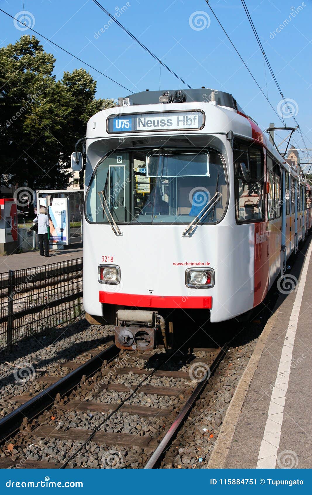 Rheinbahn foto editorial. Imagen de ciudad, turismo - 115884751