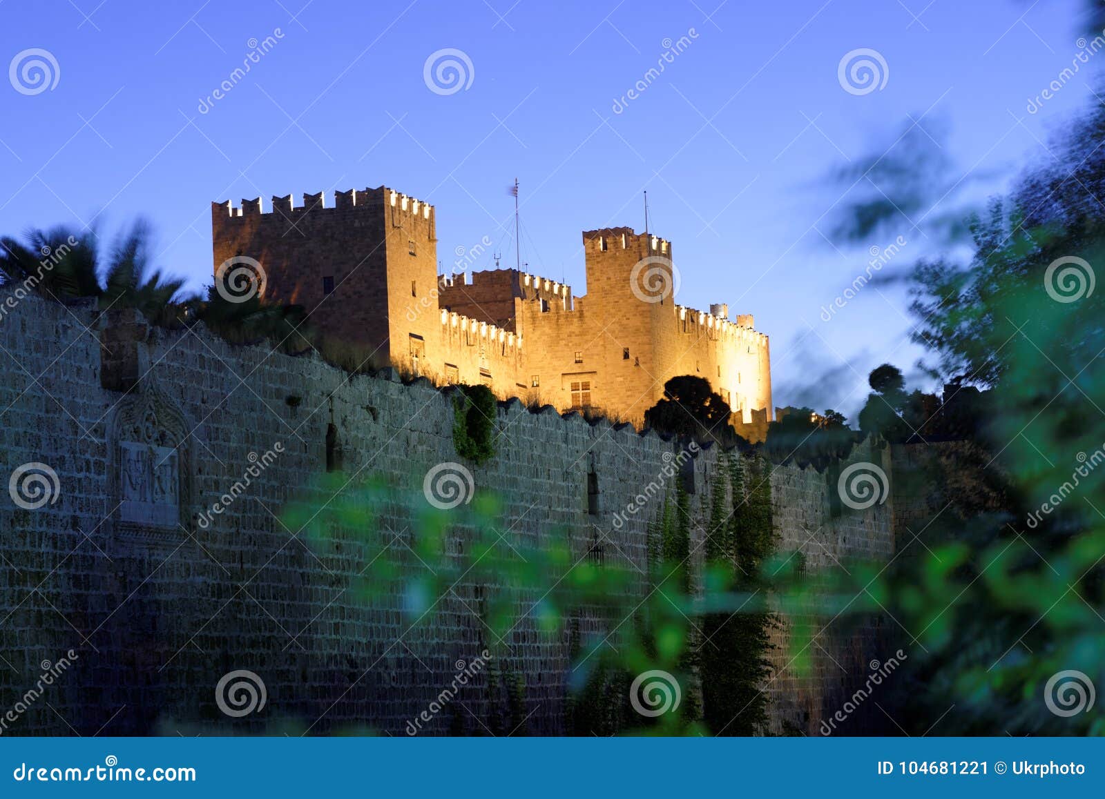 Rhodes Castle image stock. Image du architecture, remparts - 104681221