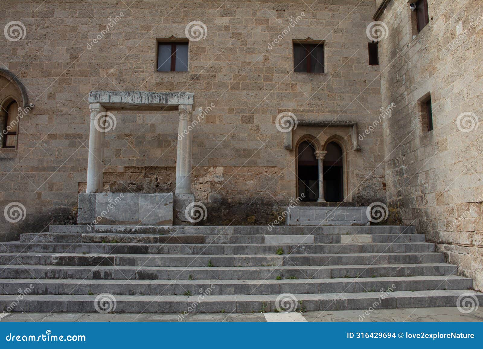 Rhodes Palace of the Grand Master Courtyard Stock Photo - Image of ...
