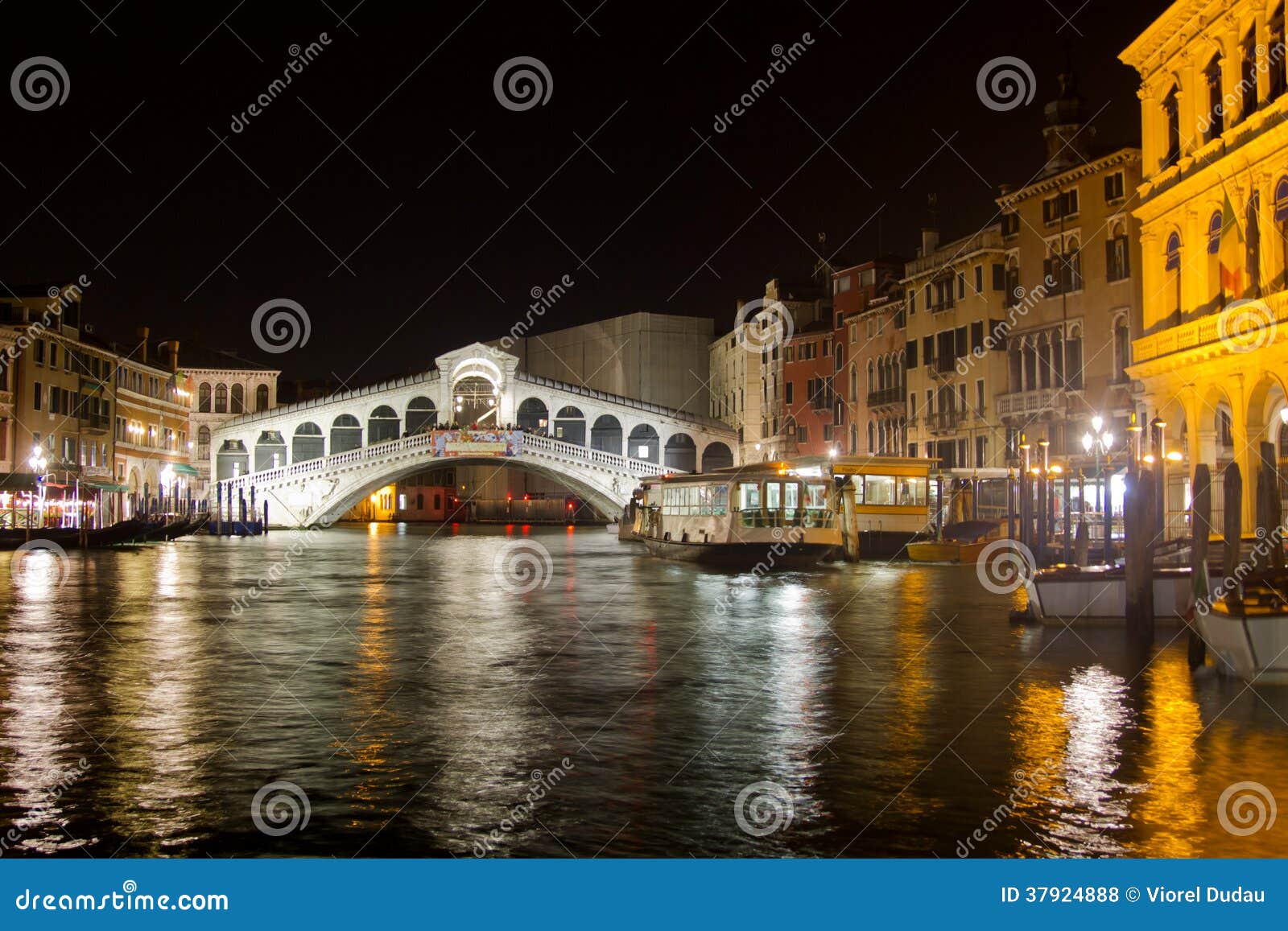Rialto Bridge stock photo. Image of canal, lights, landmark - 37924888