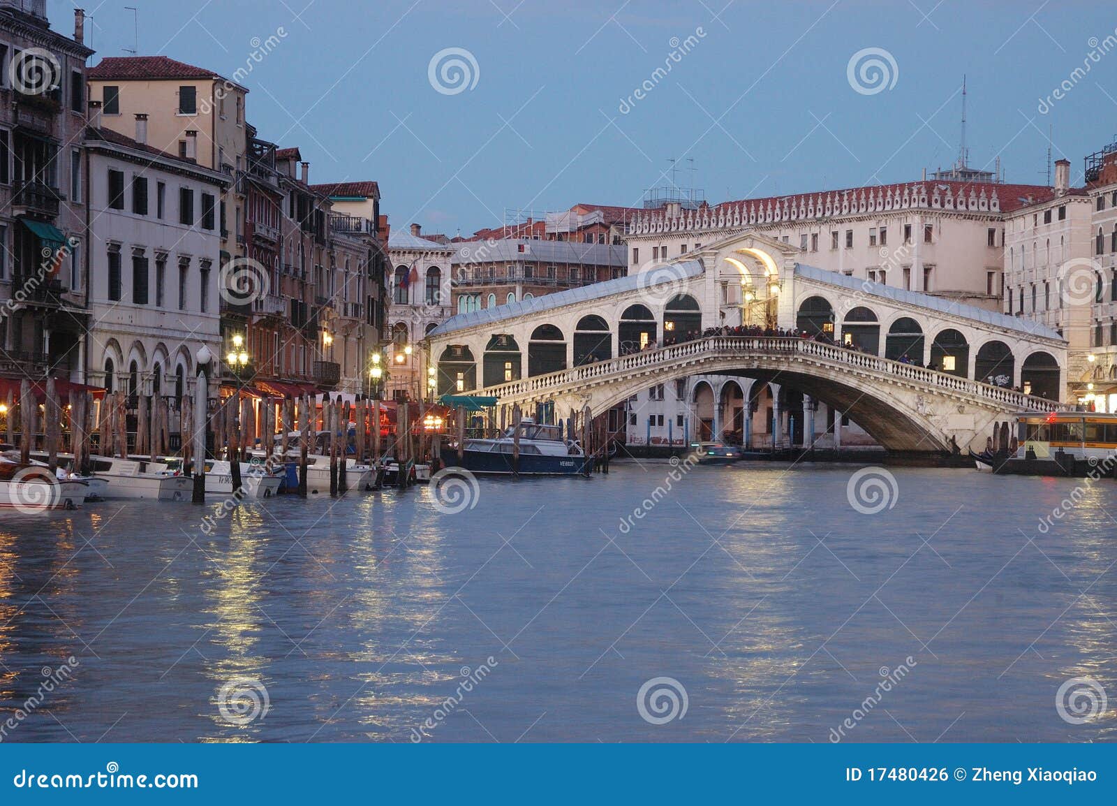 Rialto Bridge in venice editorial photo. Image of italian - 17480426