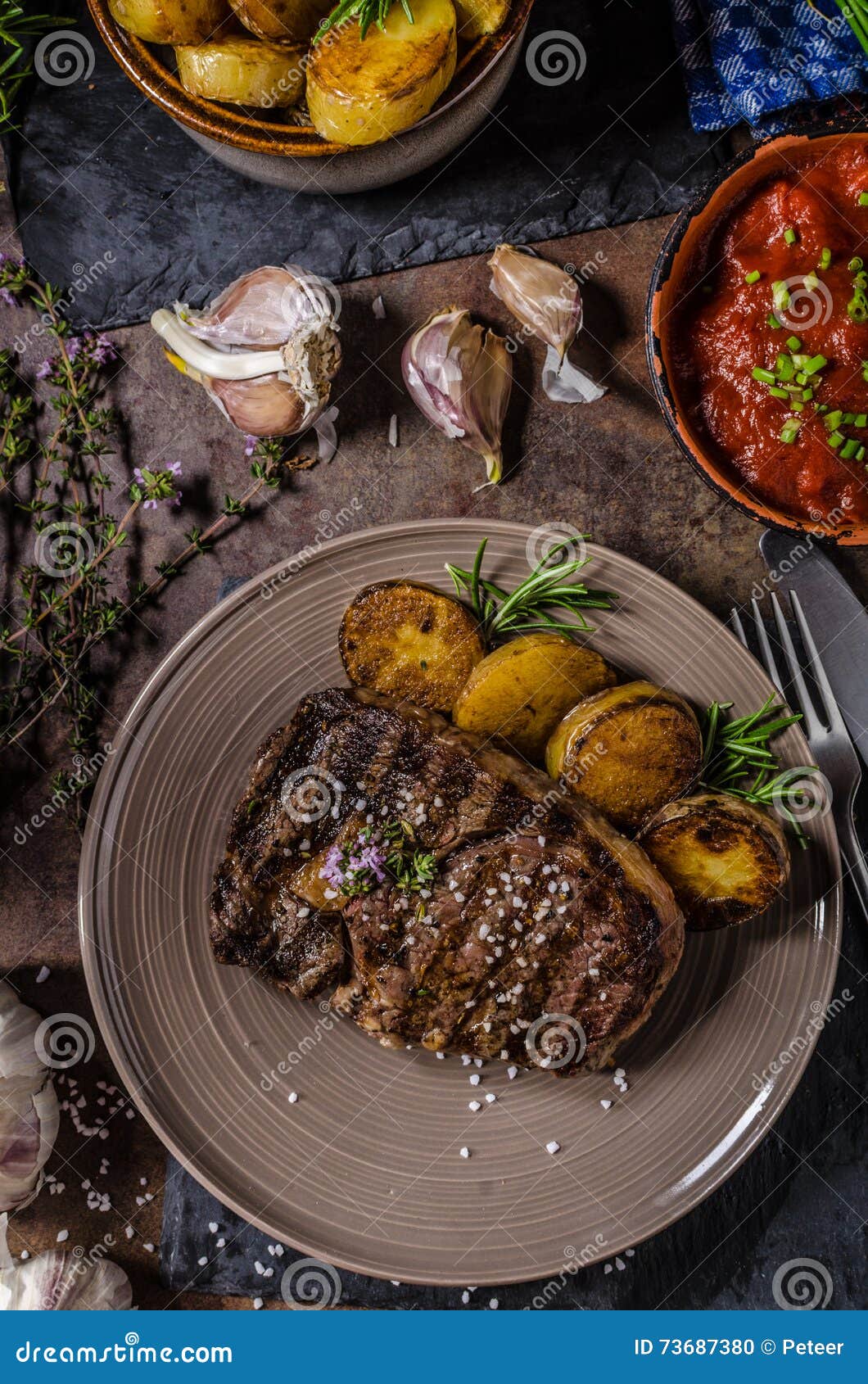 Rib Eye Steak foto de archivo. Imagen de costilla, pedazo - 73687380