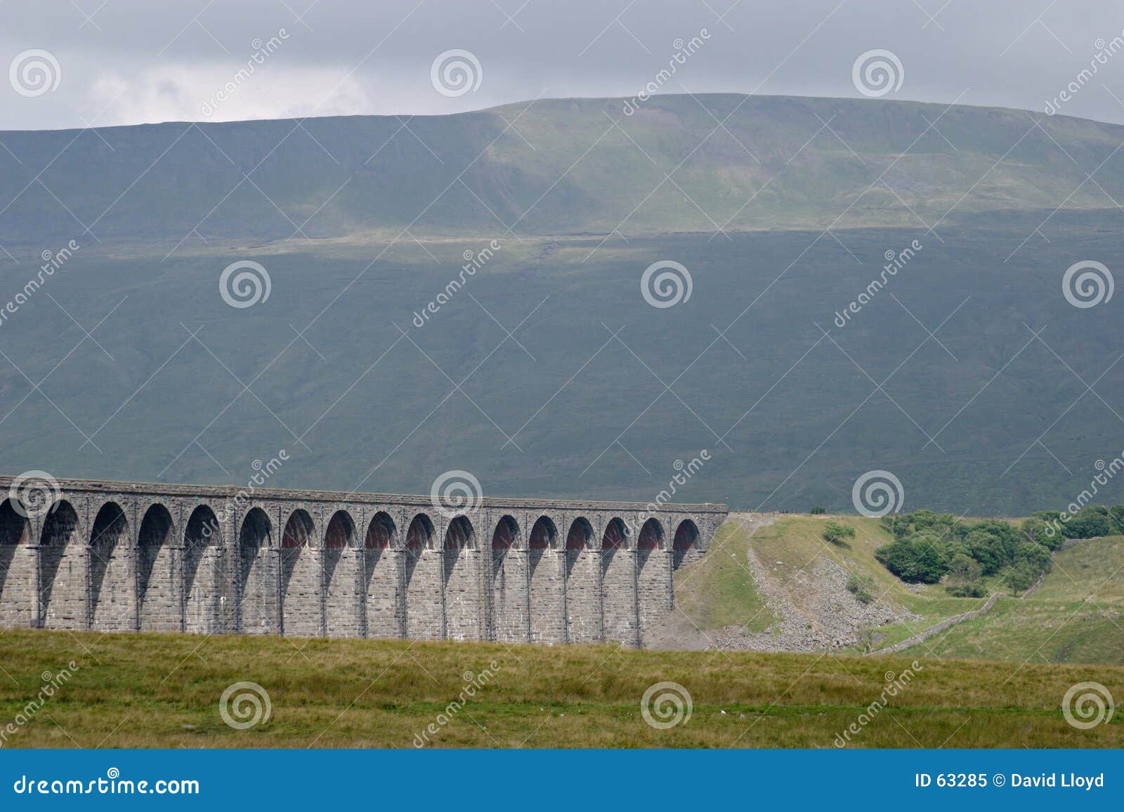Ribblehead Viaduct Royalty-Free Stock Photo | CartoonDealer.com #63285