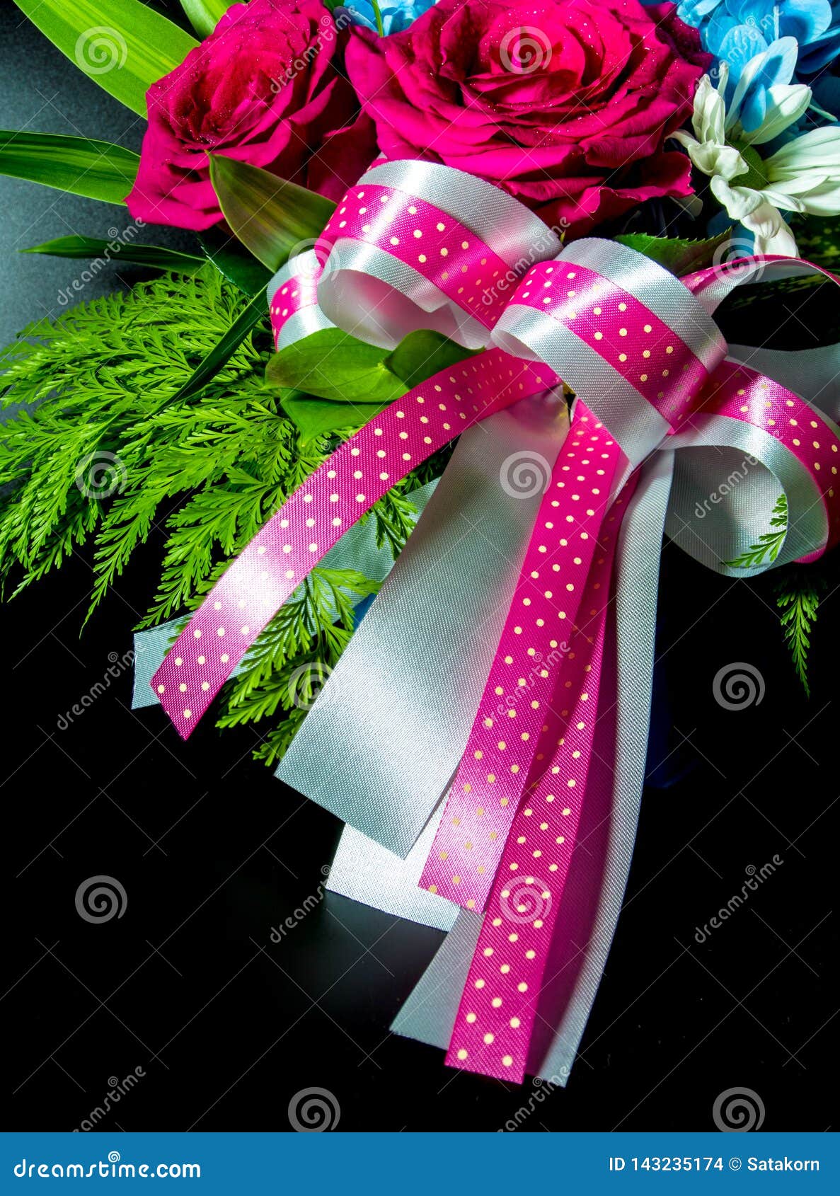Ribbon Bow Silver and Pink Dot Pattern at the Beautiful Flower Bouquet ...
