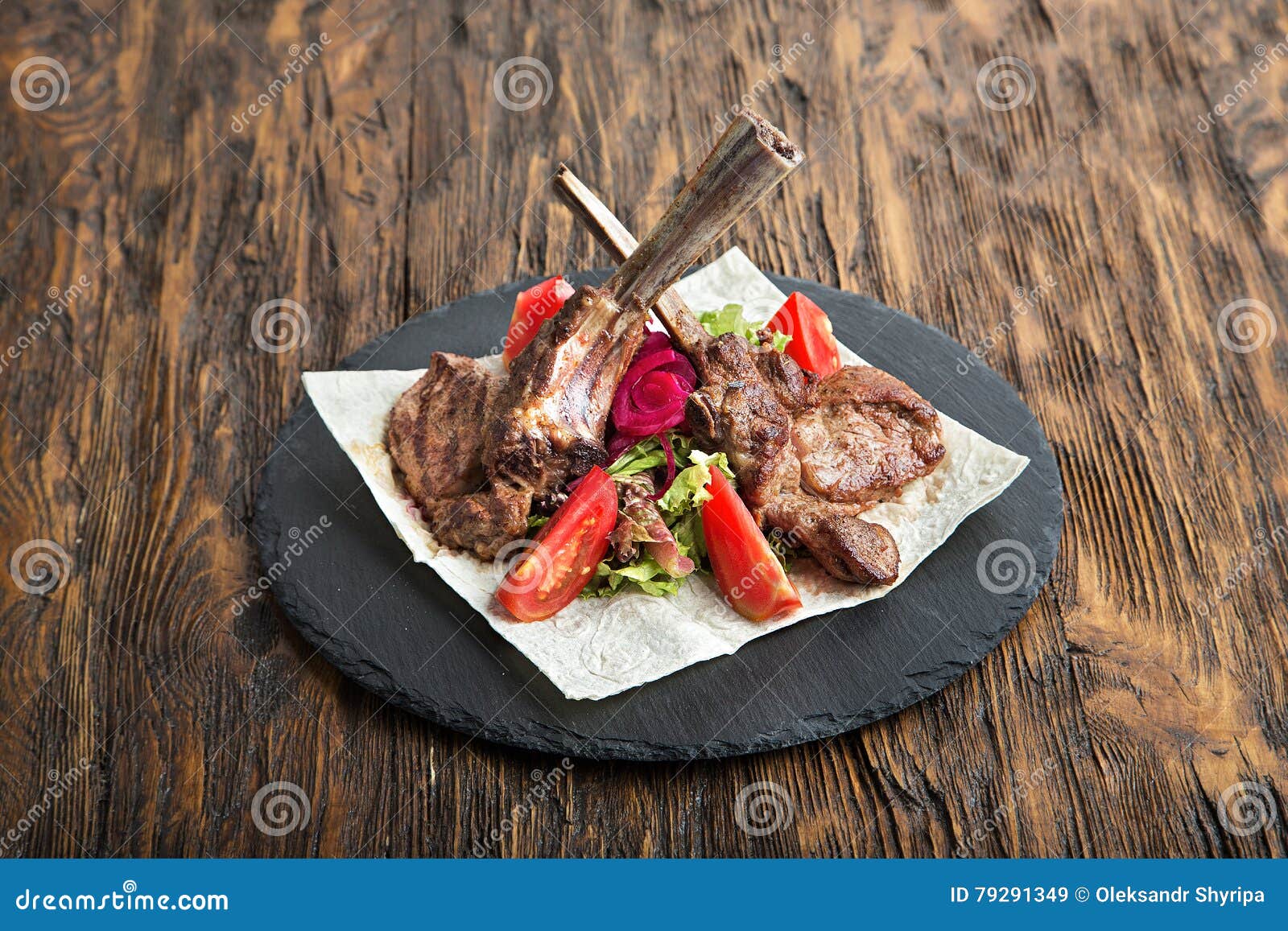 Ribeye Steak Auf Dem Knochen Stockbild - Bild von schnitt, köstlich ...