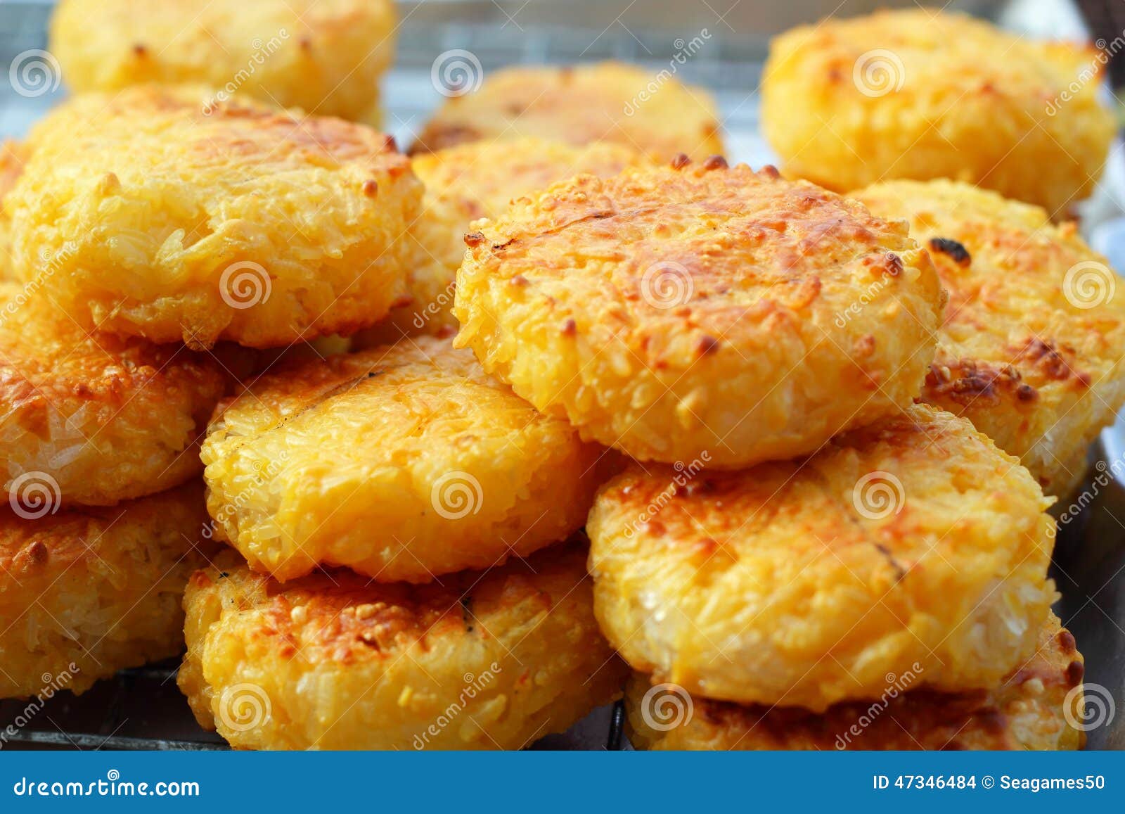 Rice Cakes in Asia - Asia Food Stock Photo - Image of crunchy, organic ...
