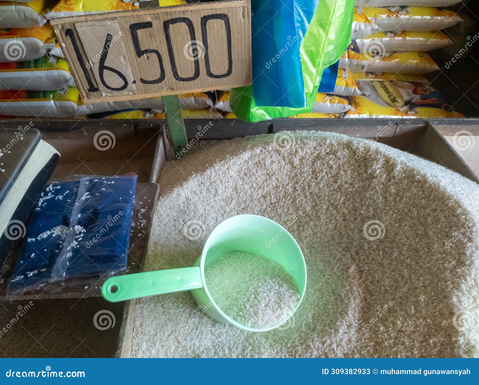 Rice Price in Rupiah. Concept Illustration of Expensive Rice Prices ...