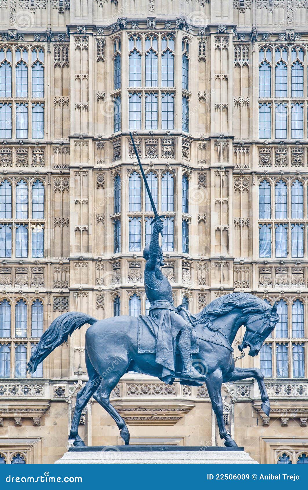 Richard 1st Statue at London, England Stock Image - Image of interest ...