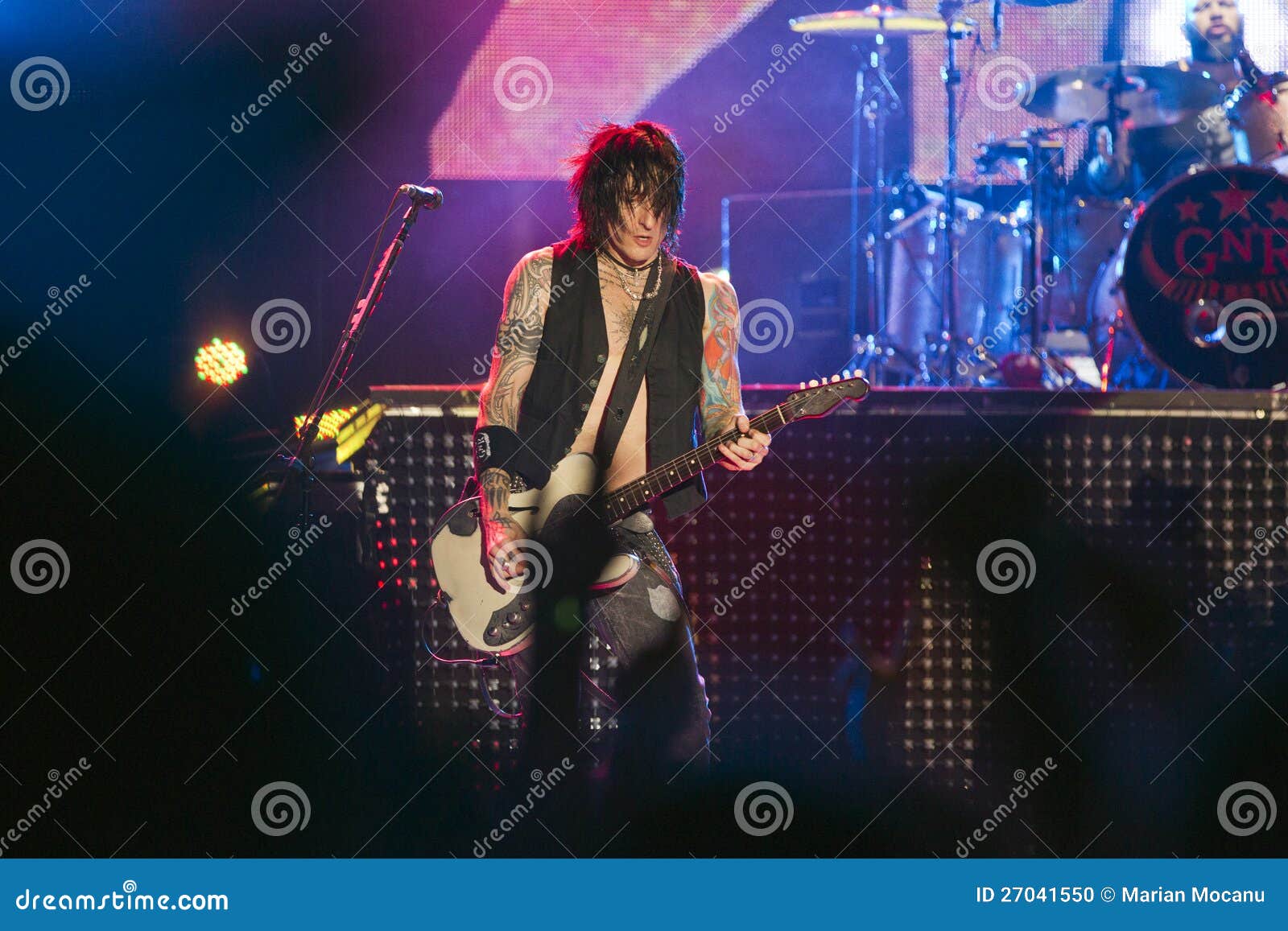 Richard Fortus editorial image. Image of romania, rock - 27041550