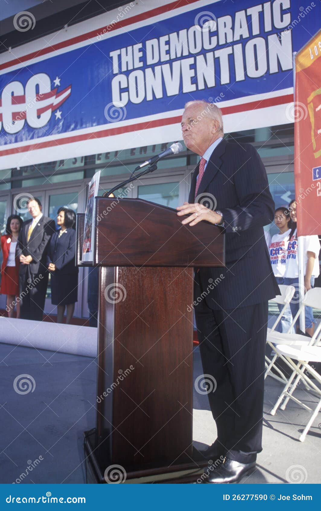 Richard Riordan editorial image. Image of 2000, riordan - 26277590