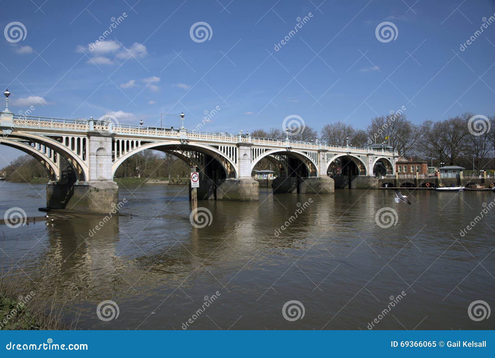 Richmond Locks on the River Thames Stock Image - Image of locks, raised ...