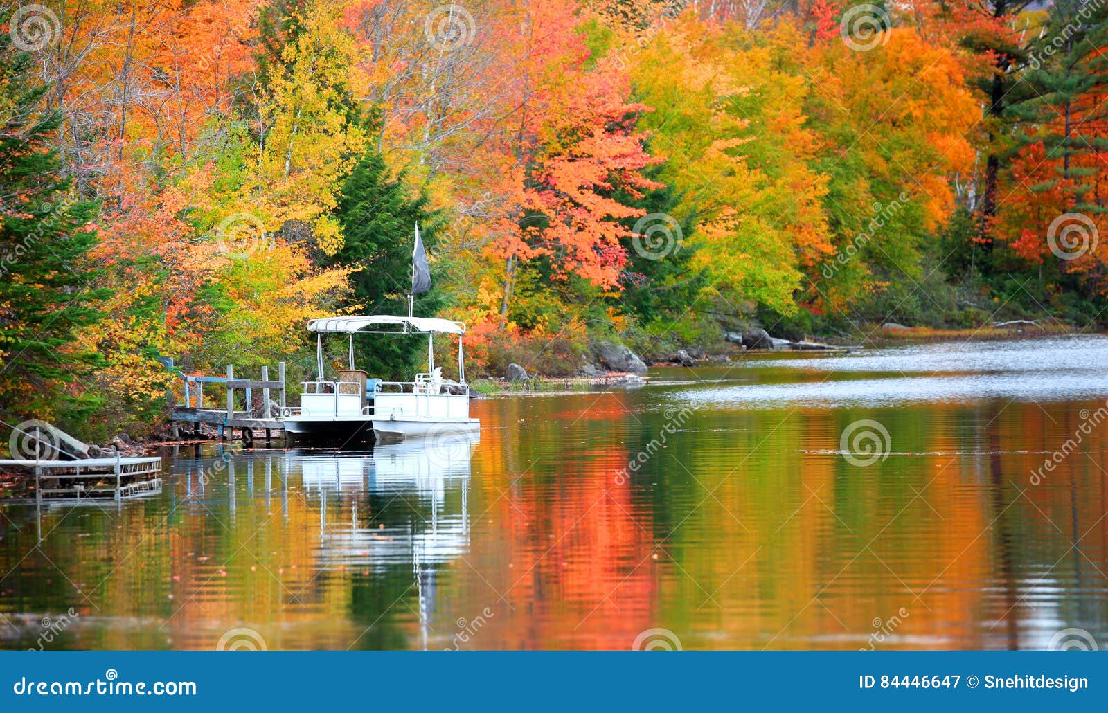 Ricker pond in Vermont stock image. Image of nature, peaceful - 84446647