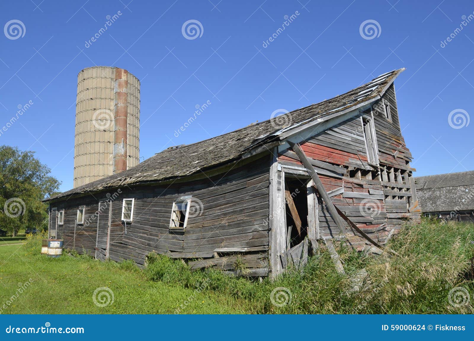 Rickety Old Barn Falling Apart Stock Photo - Image of agribusiness ...