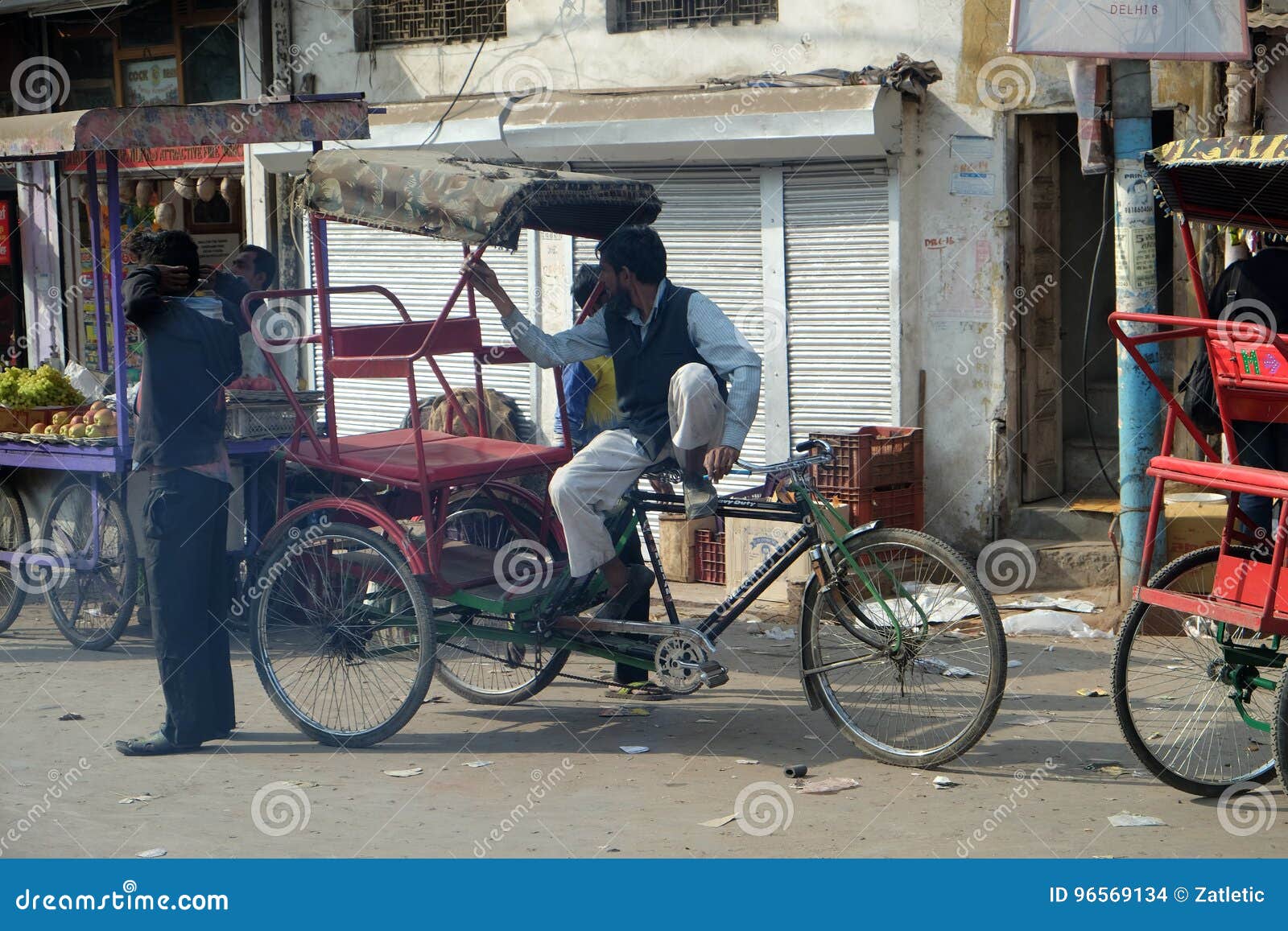 Rickshaw driver editorial stock image. Image of city - 96569134