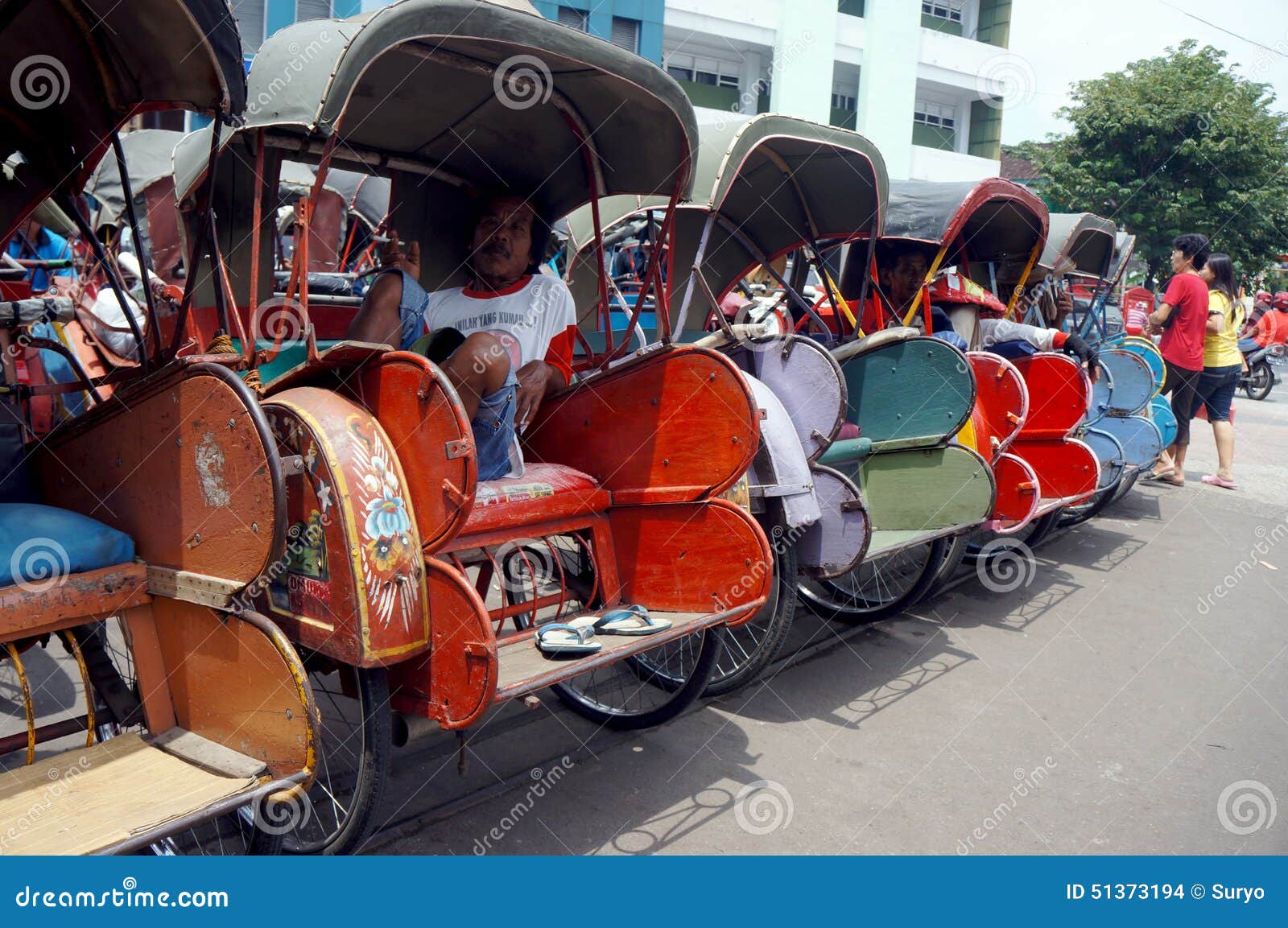 Rickshaw editorial stock image. Image of rickshaw, passengers - 51373194