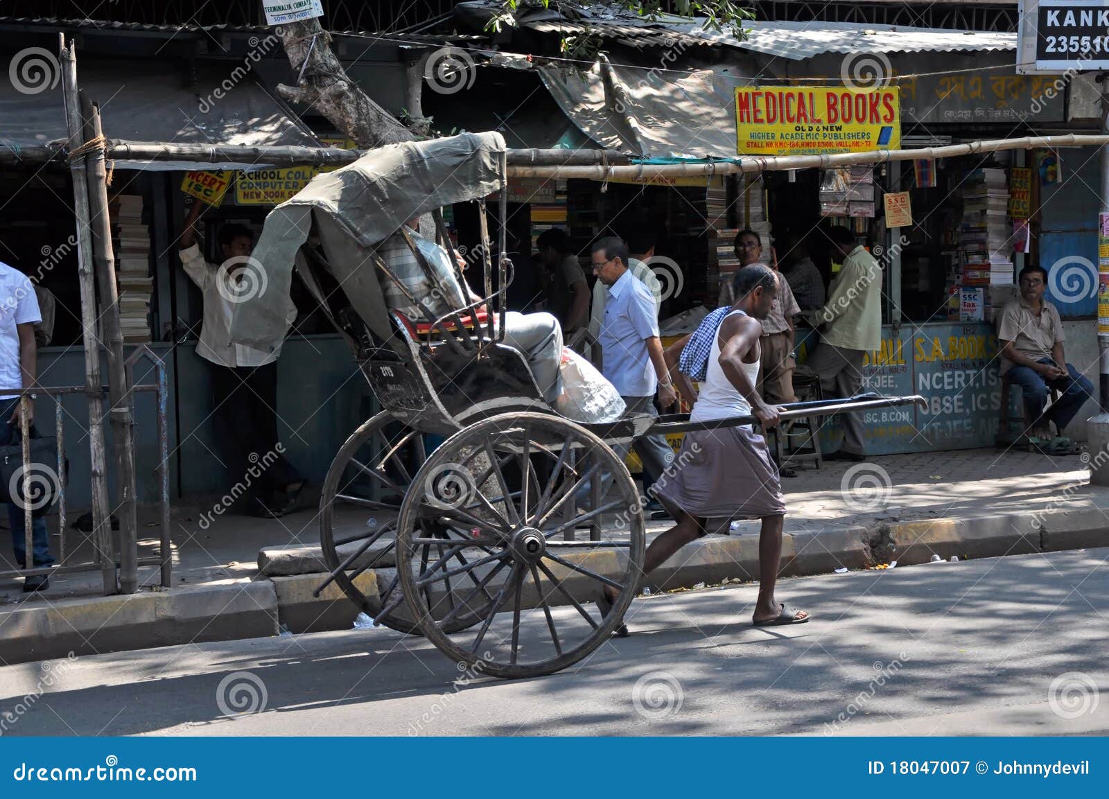 Rickshaw Man editorial photography. Image of kolkata - 18047007