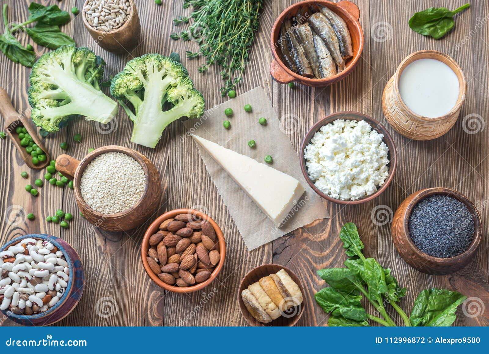 Ricos De La Comida En Calcio Foto de archivo - Imagen de grano ...