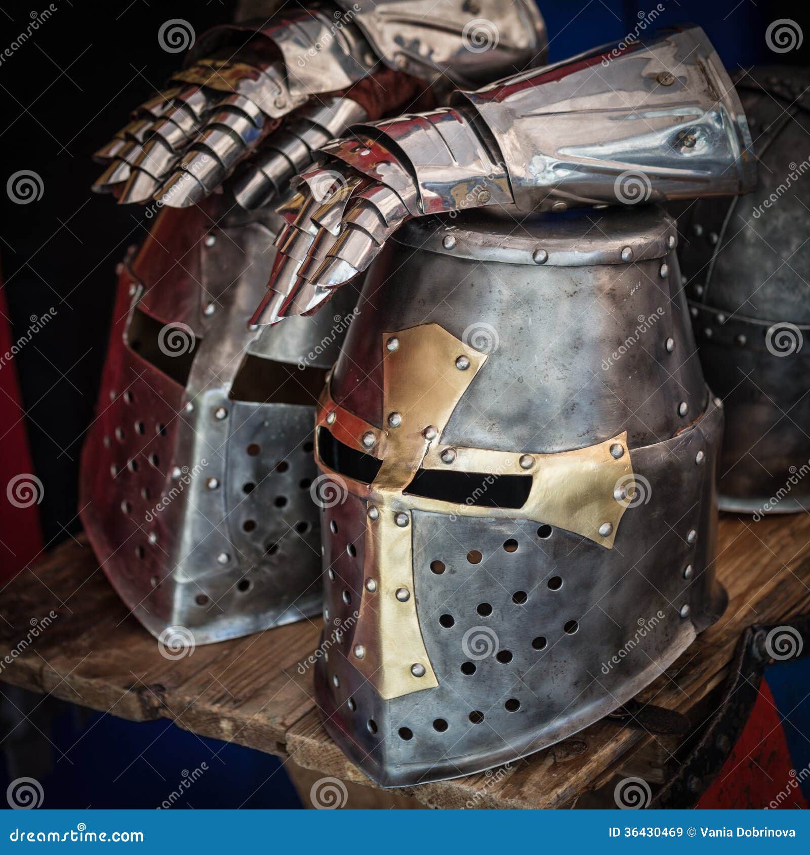 Ridderhelm stock afbeelding. Image of arthurisch, bescherming - 36430469