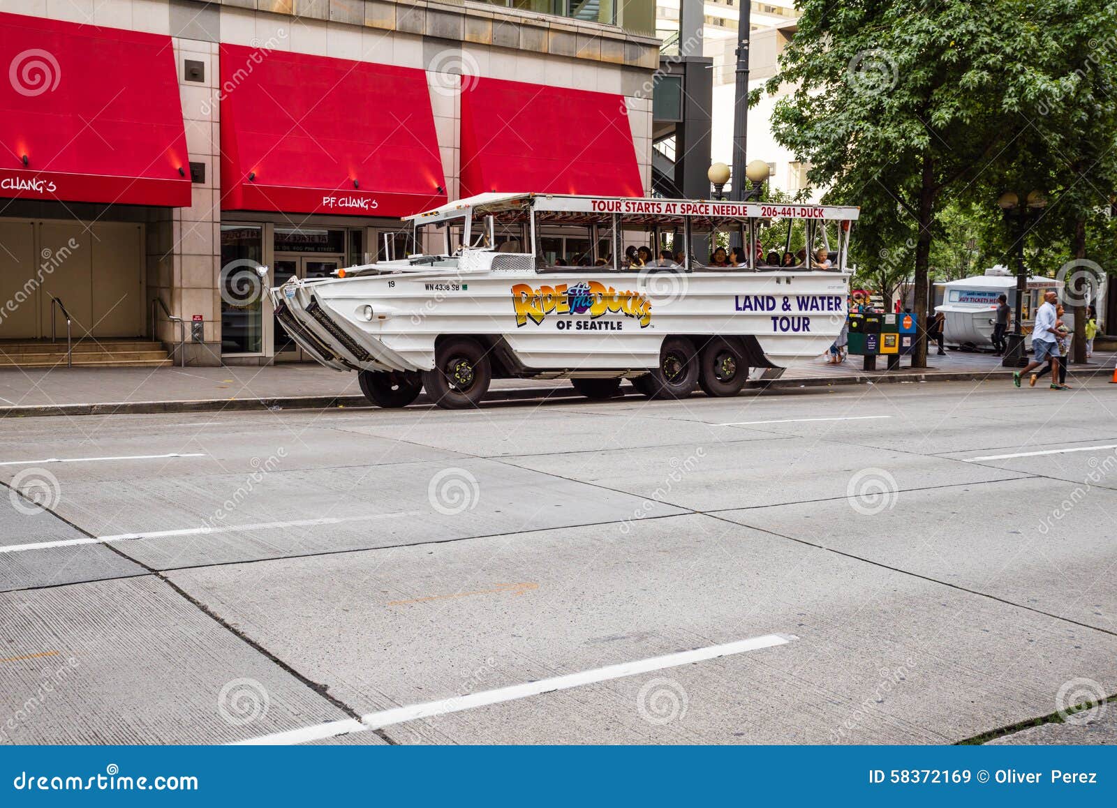 Ride the Duck Seattle editorial stock image. Image of downtown - 58372169