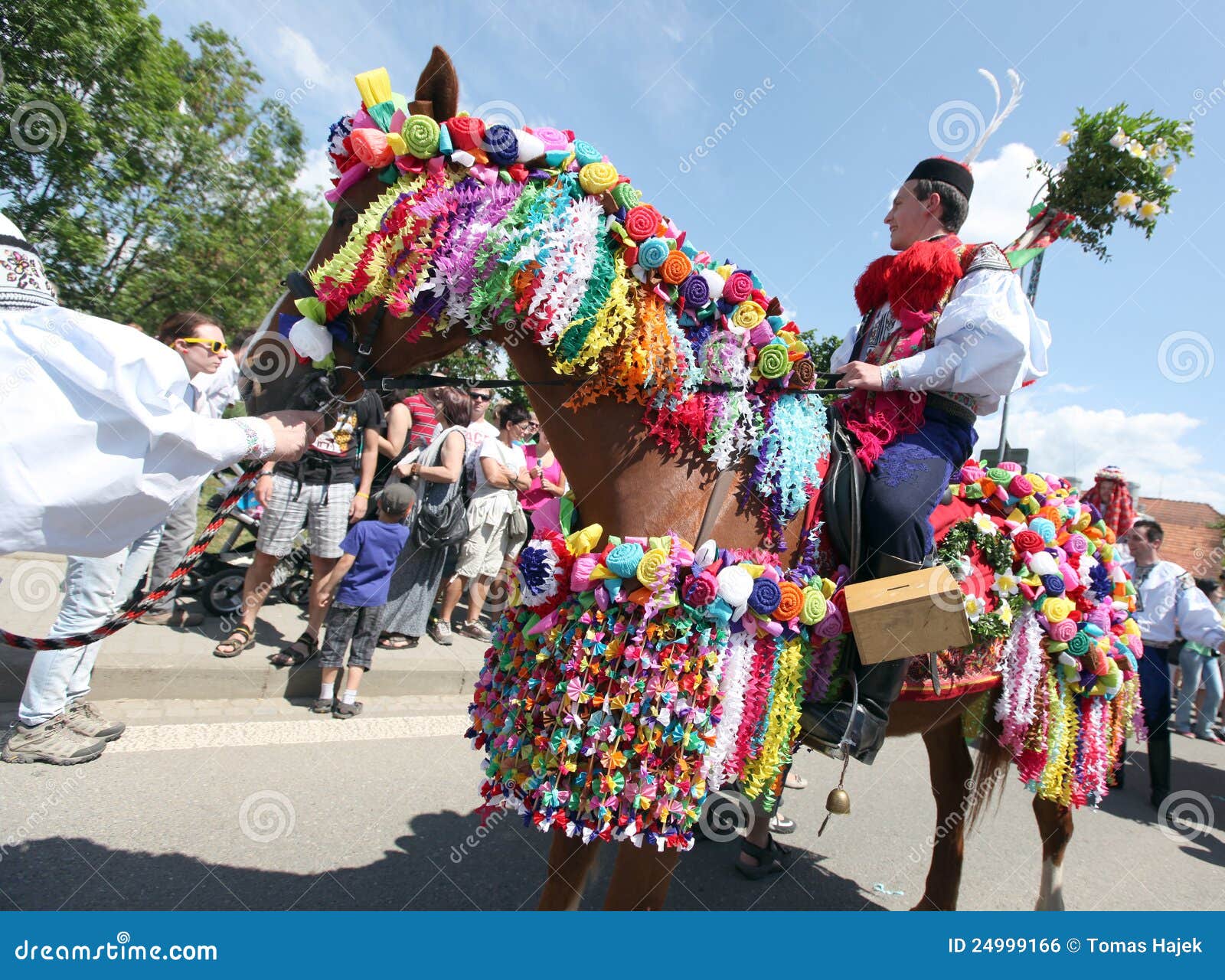 Ride of kings editorial photo. Image of people, cultural - 24999166