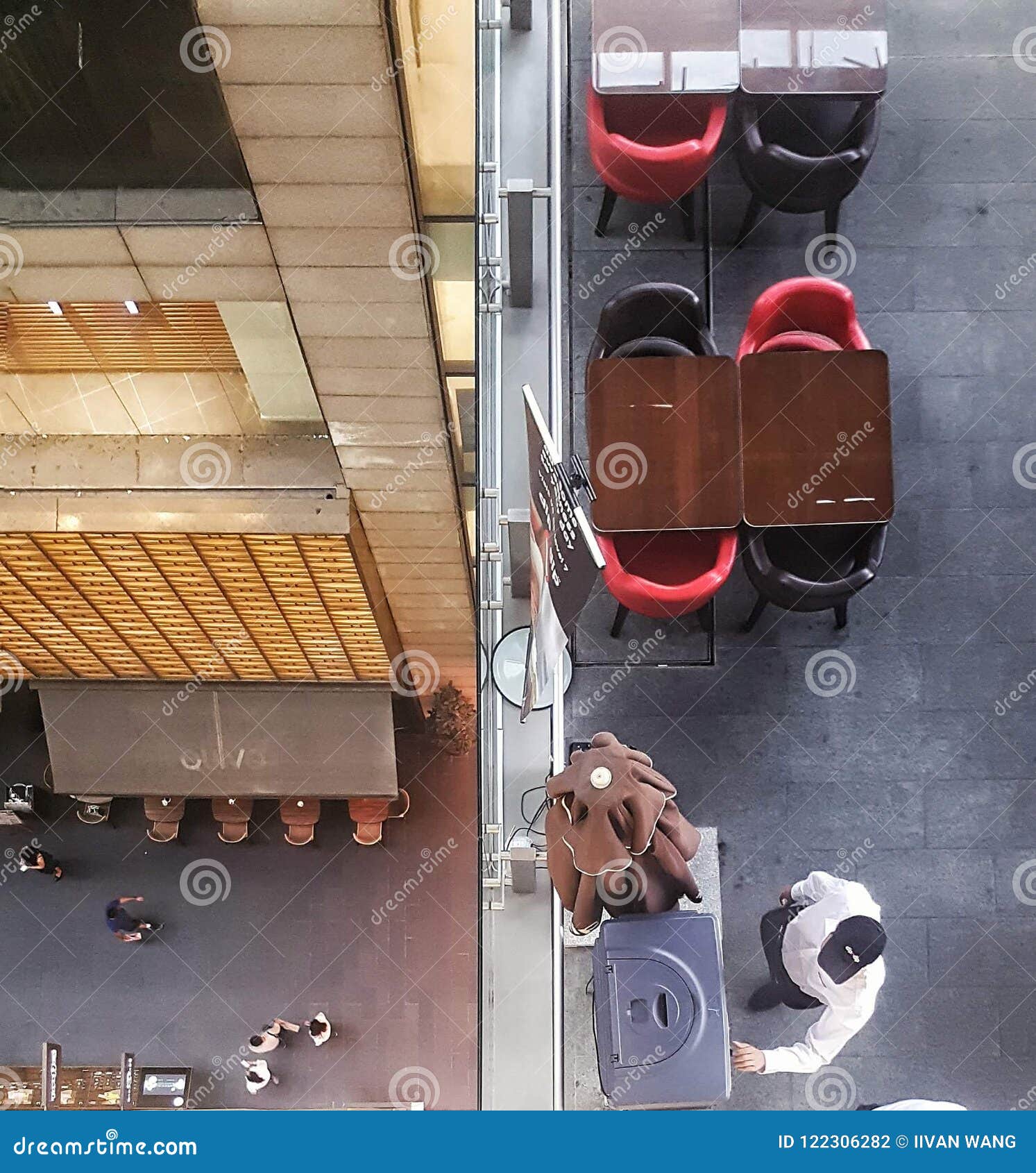 Riese und der Zwerg redaktionelles stockfotografie. Bild von abbildung ...