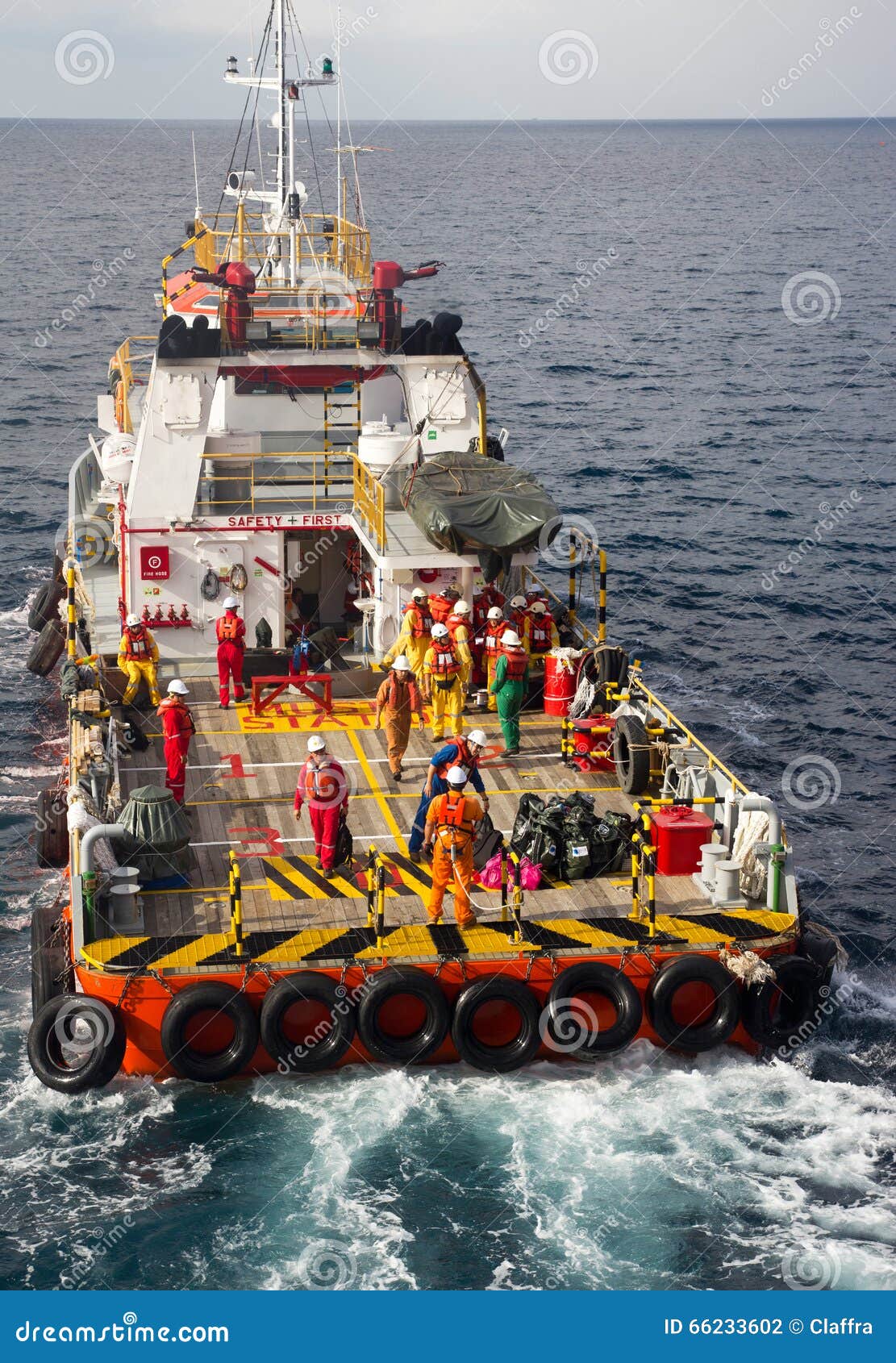 Rig workers editorial photography. Image of nearby, exploration - 66233602