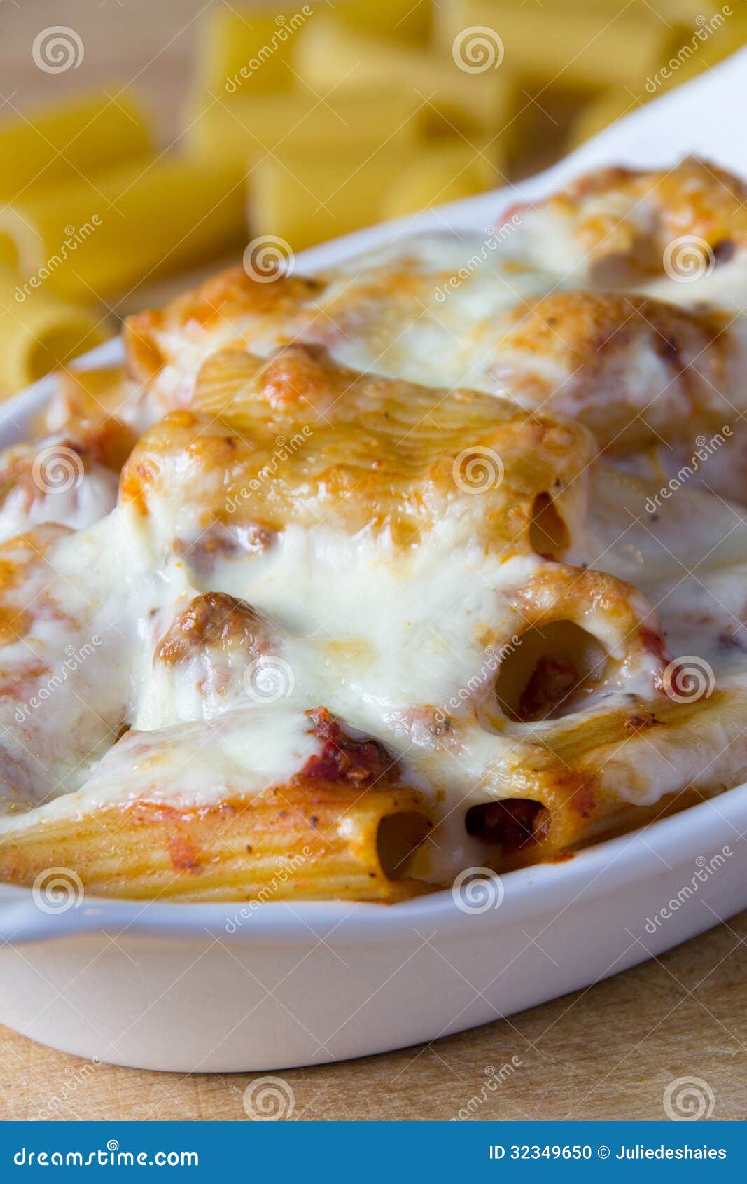 Rigatoni gratin stock photo. Image of grated, color, pasta - 32349650