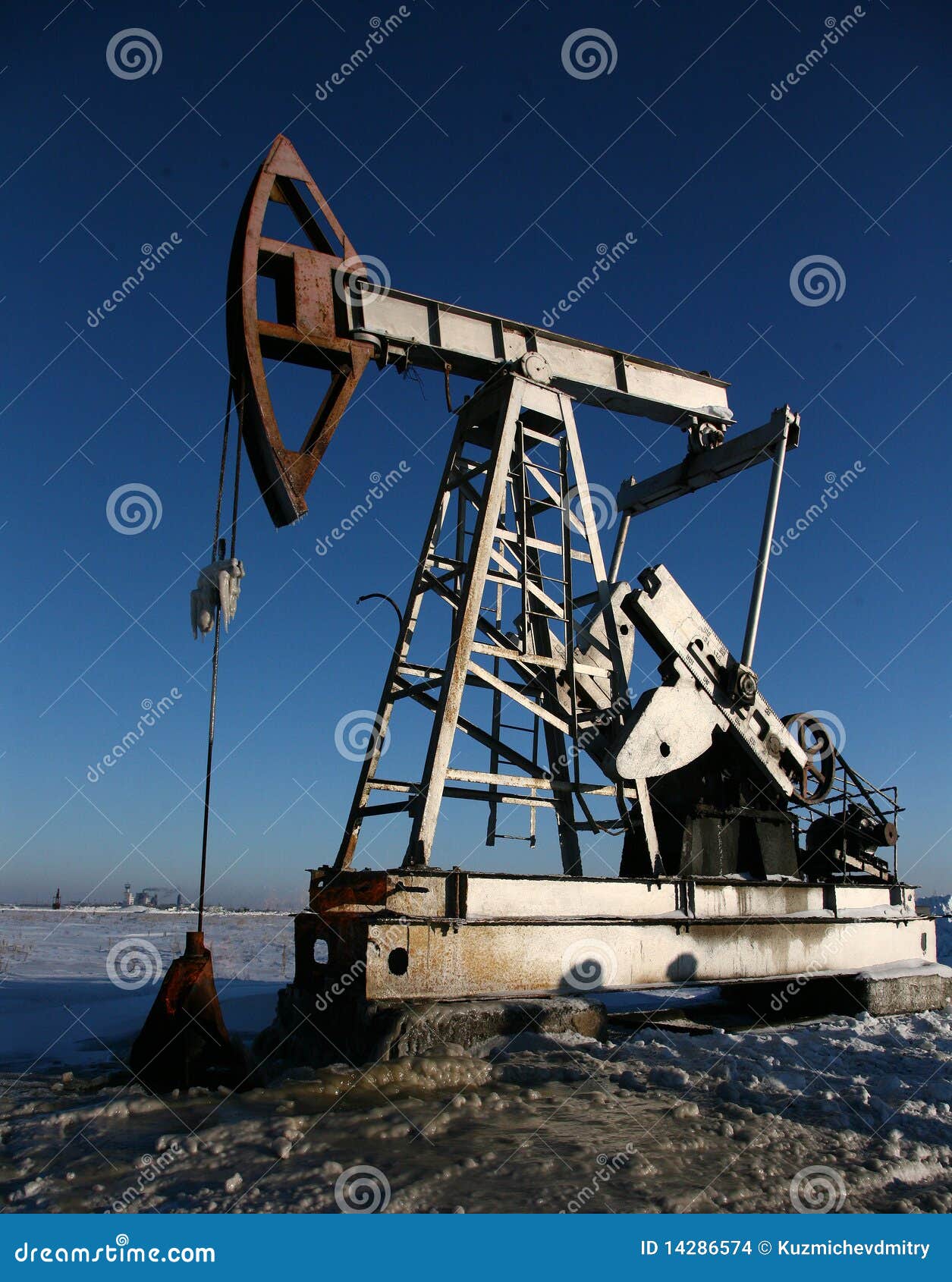 Riggar arkivfoto. Bild av vinter, affär, himmel, tydlig - 14286574