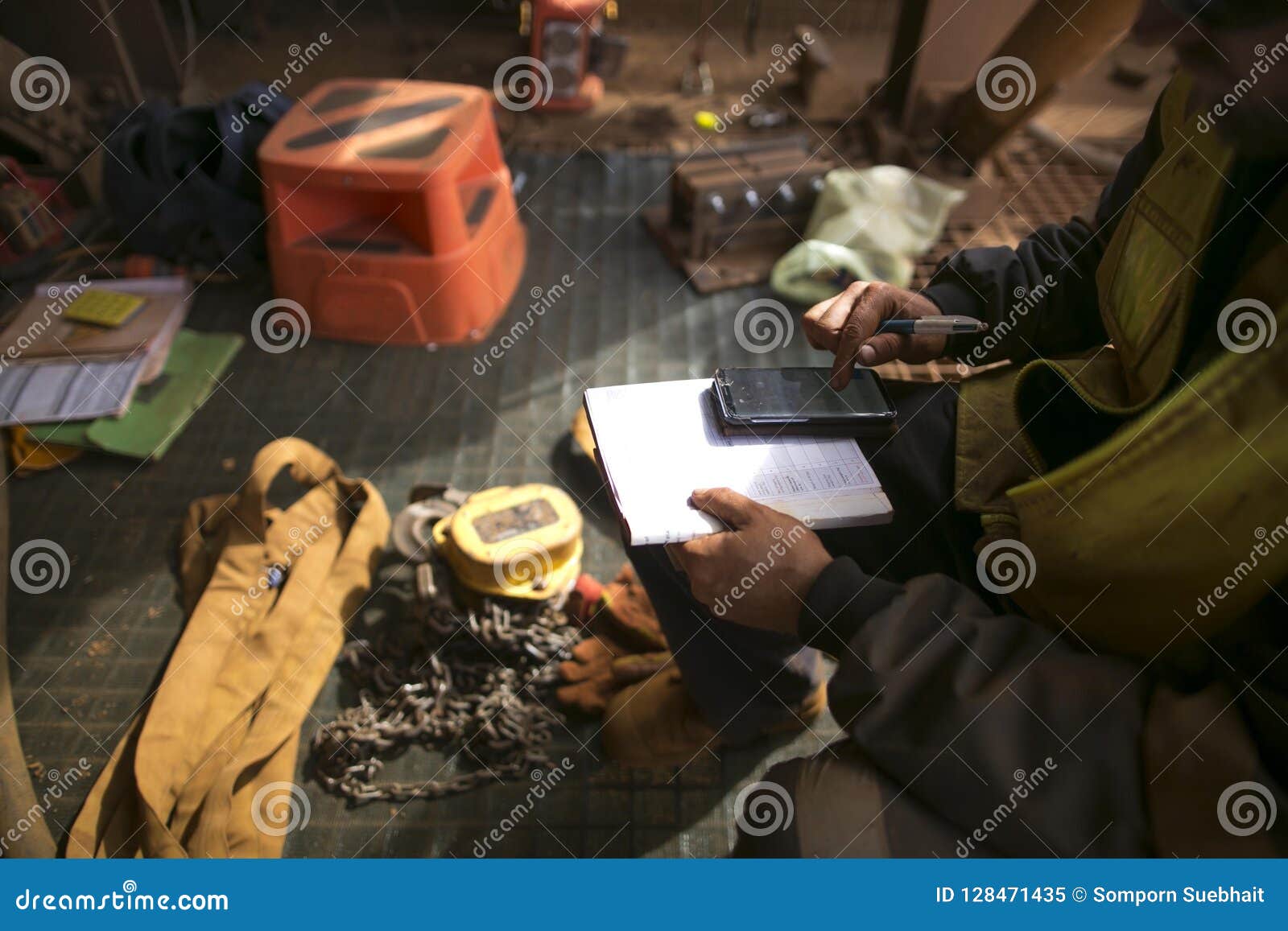 Rigger Calculating Configuration Rate Capacity Level Hoist Lifting Plan ...