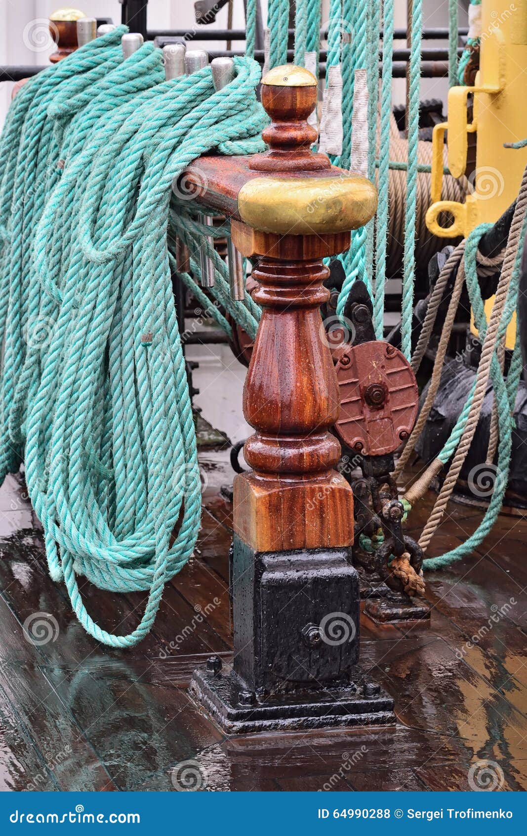Bollard Sailing Ship Stock Photos - Download 1,664 Royalty Free Photos