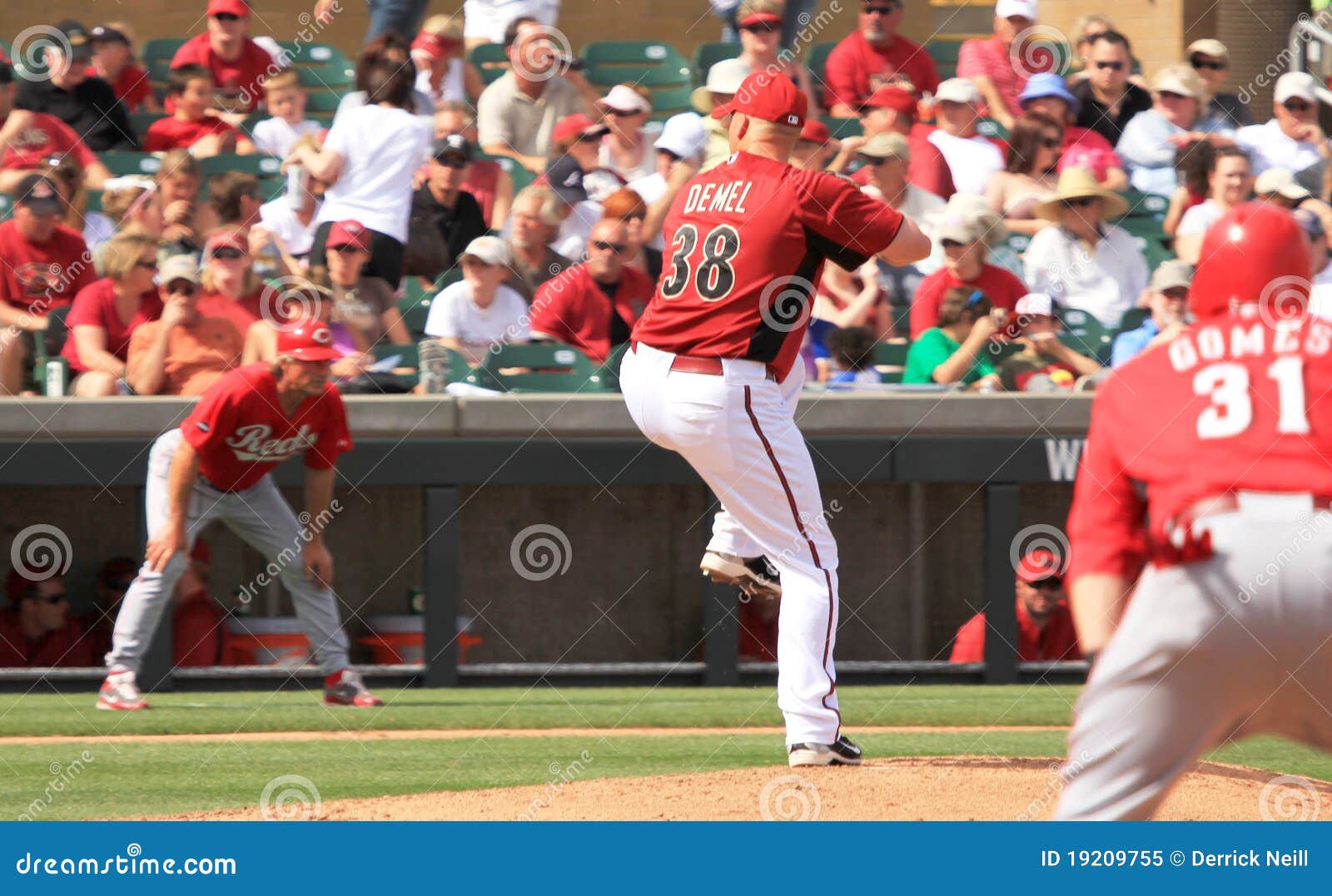 Right Handed Pitcher Sam Demel Editorial Image - Image of grass ...