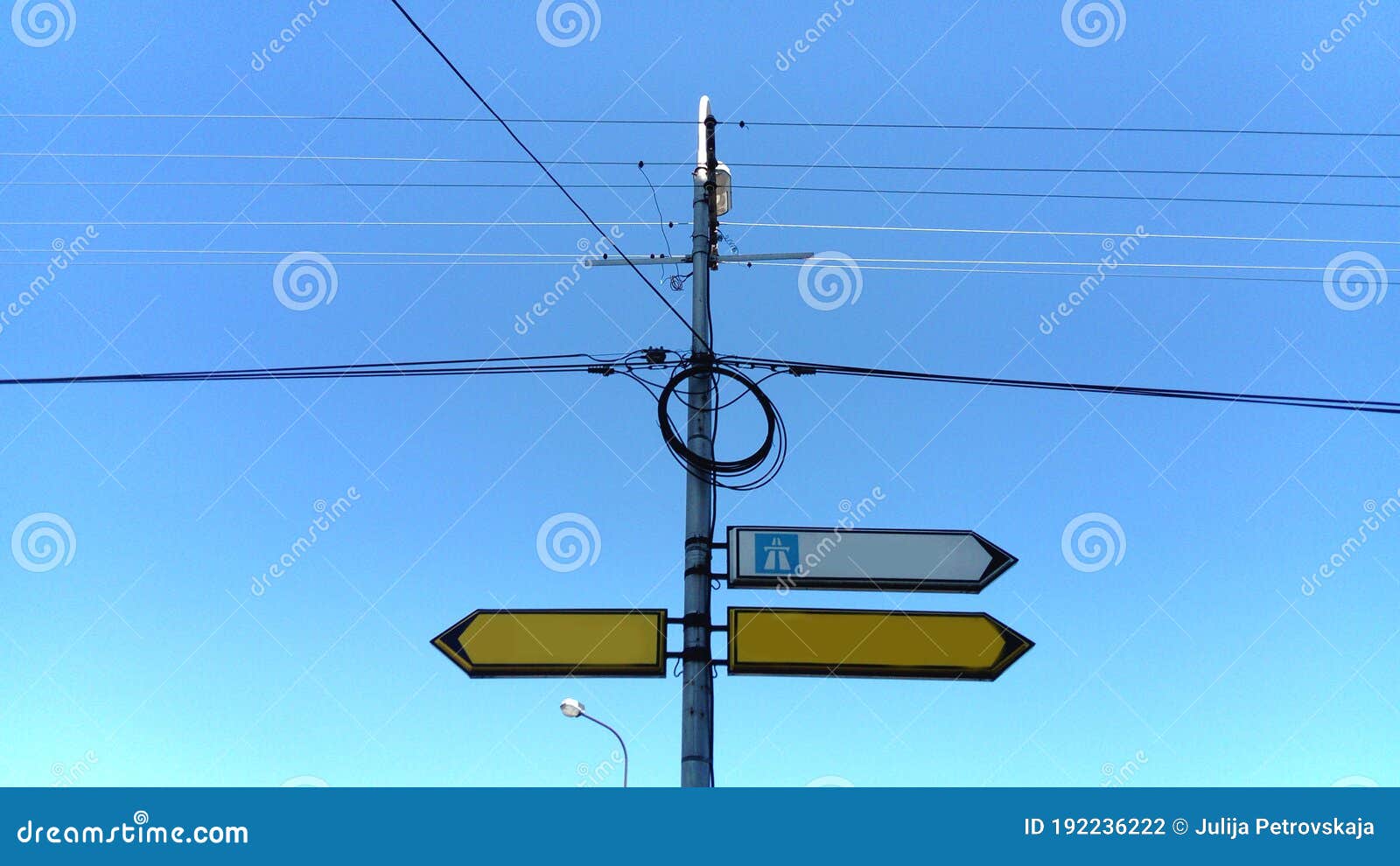 Right Pointing Blank White Direction Sign. Road Signs Pointers. Yellow ...