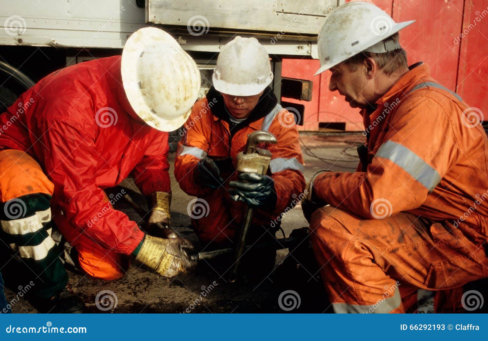 Rigworkers editorial stock photo. Image of mining, pipe - 66292193